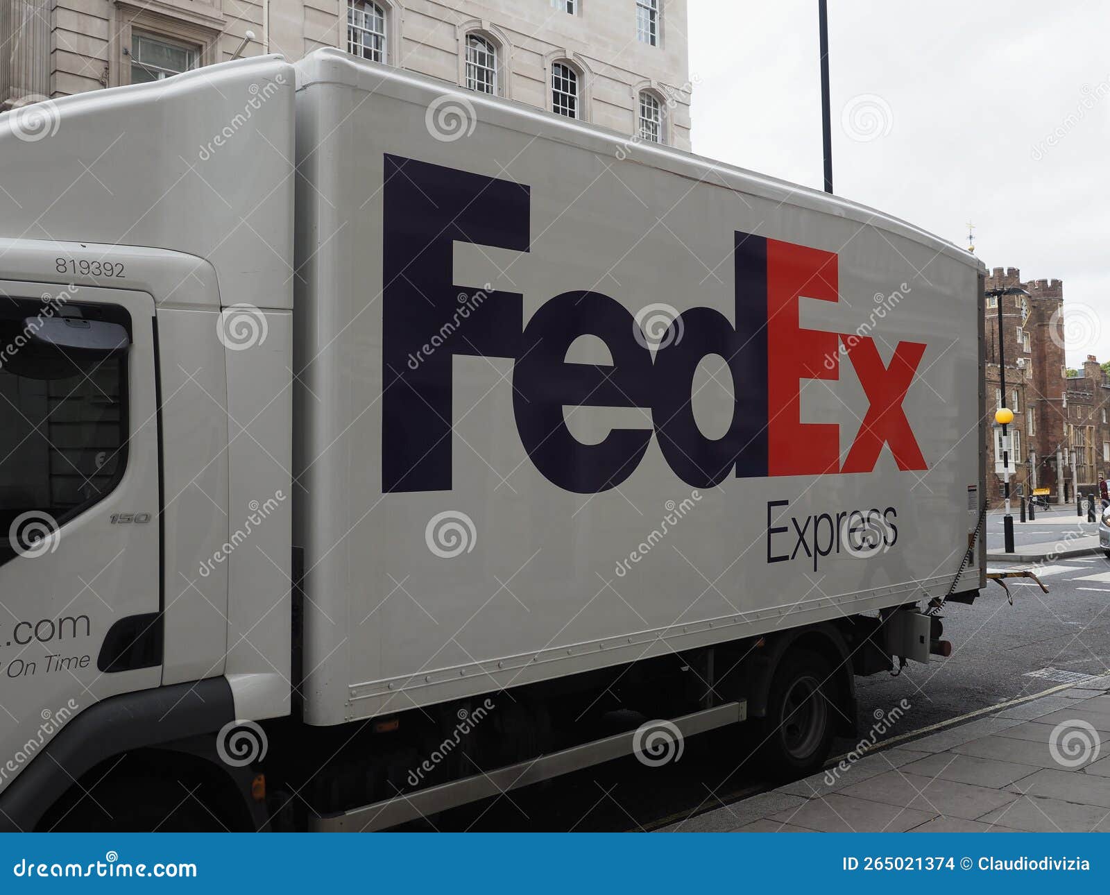 FedEx Courier Van in London Editorial Stock Image - Image of camion ...