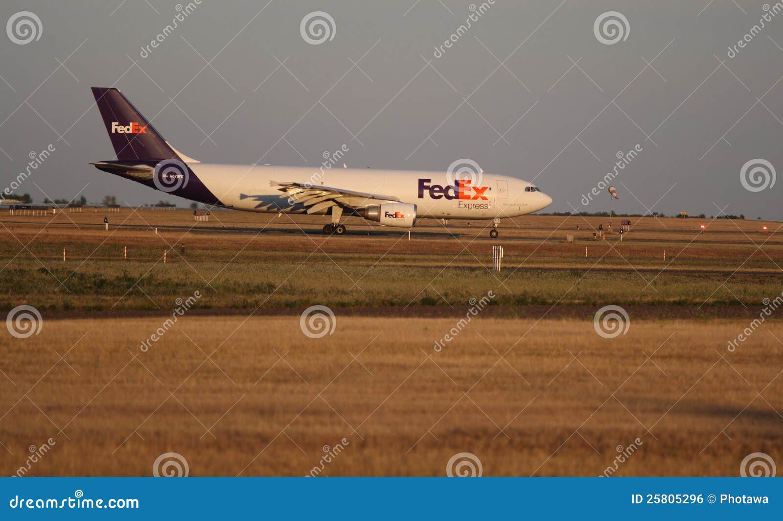 FedEx Express Cargo Jet editorial photo. Image of cargo - 25805296