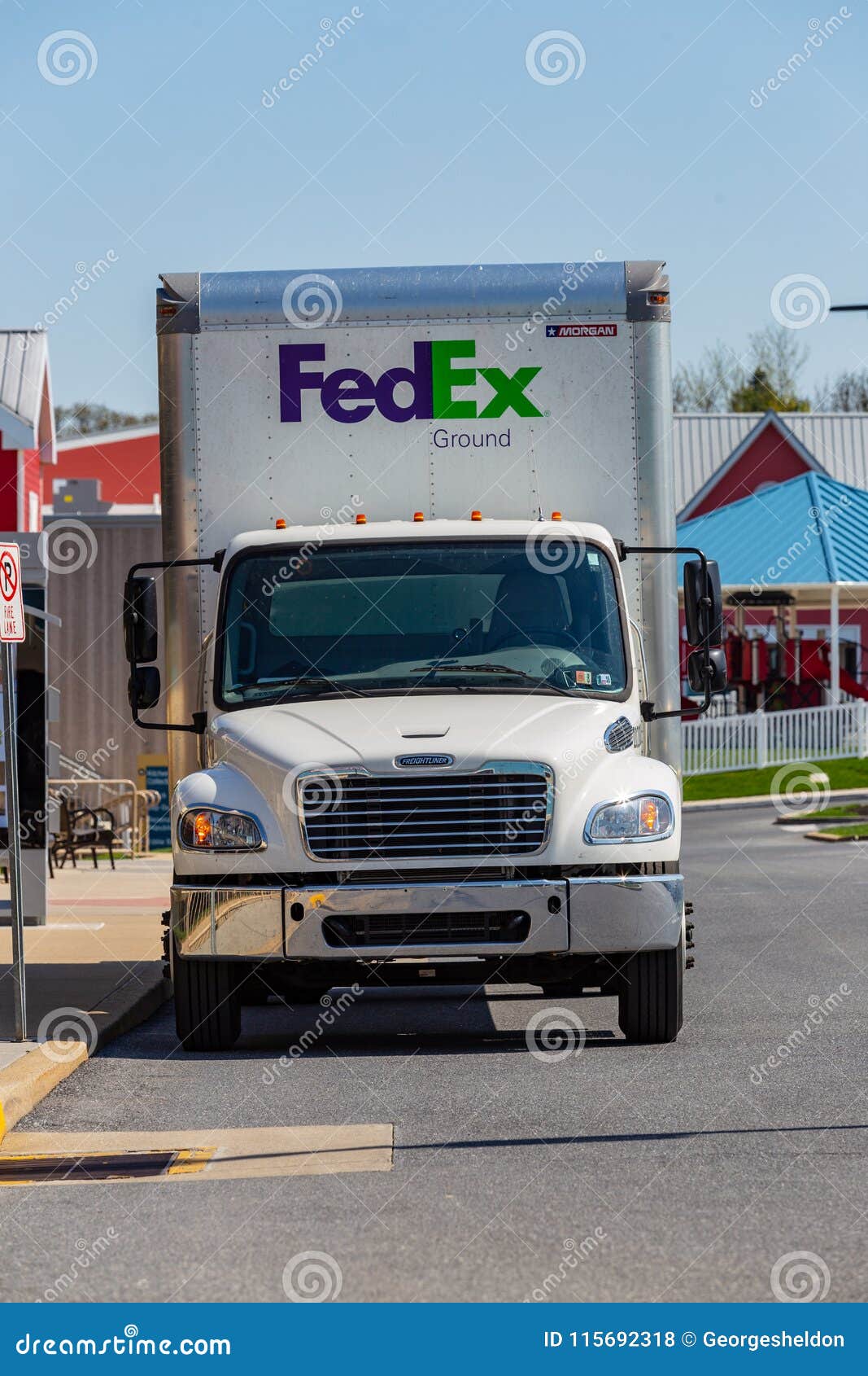 Fedex-Grund-LKW in Outlet Center Redaktionelles Stockfoto - Bild von ...