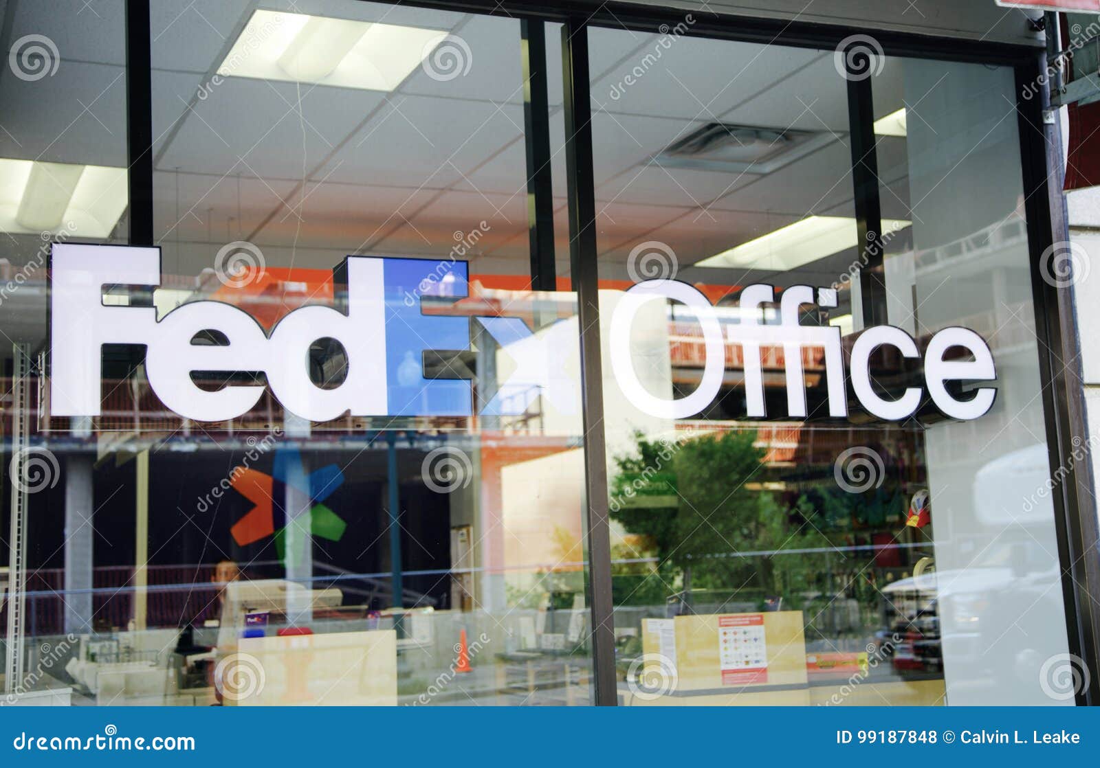 FedEx Office editorial stock photo. Image of conveyance - 99187848