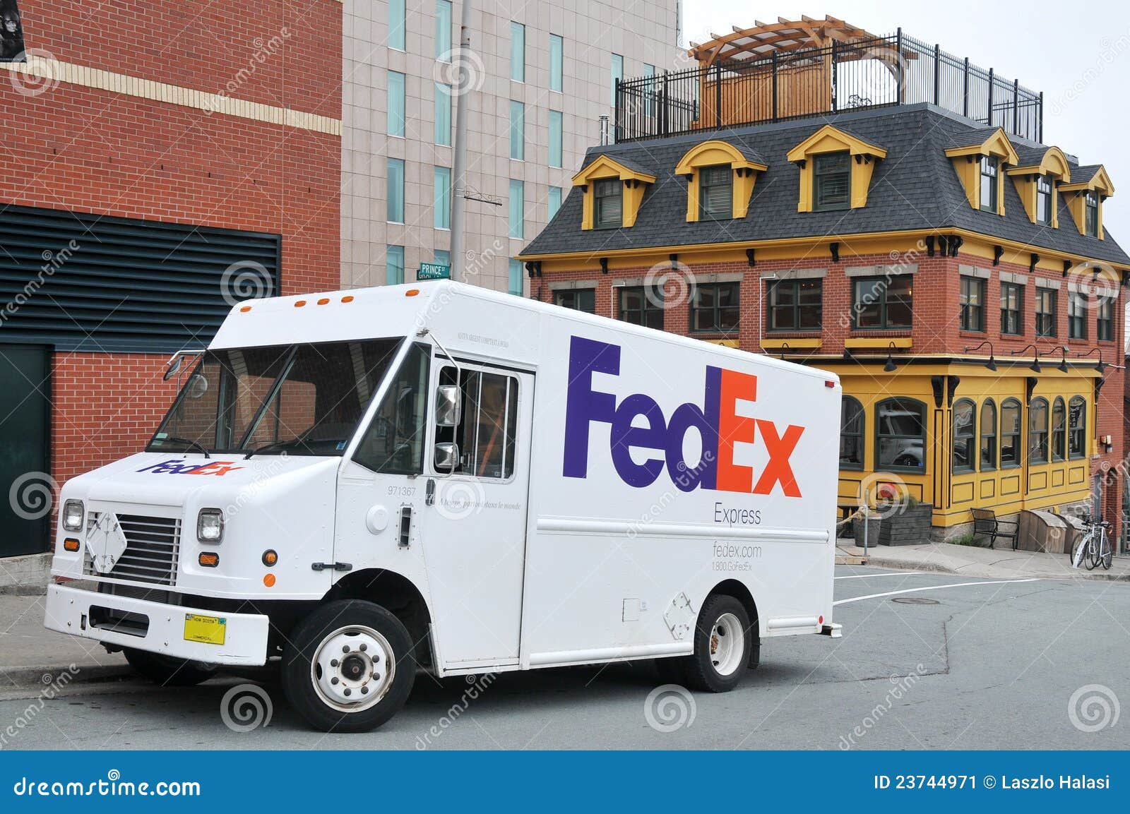 FedEx Van Parked on the Street Editorial Photo - Image of architecture ...