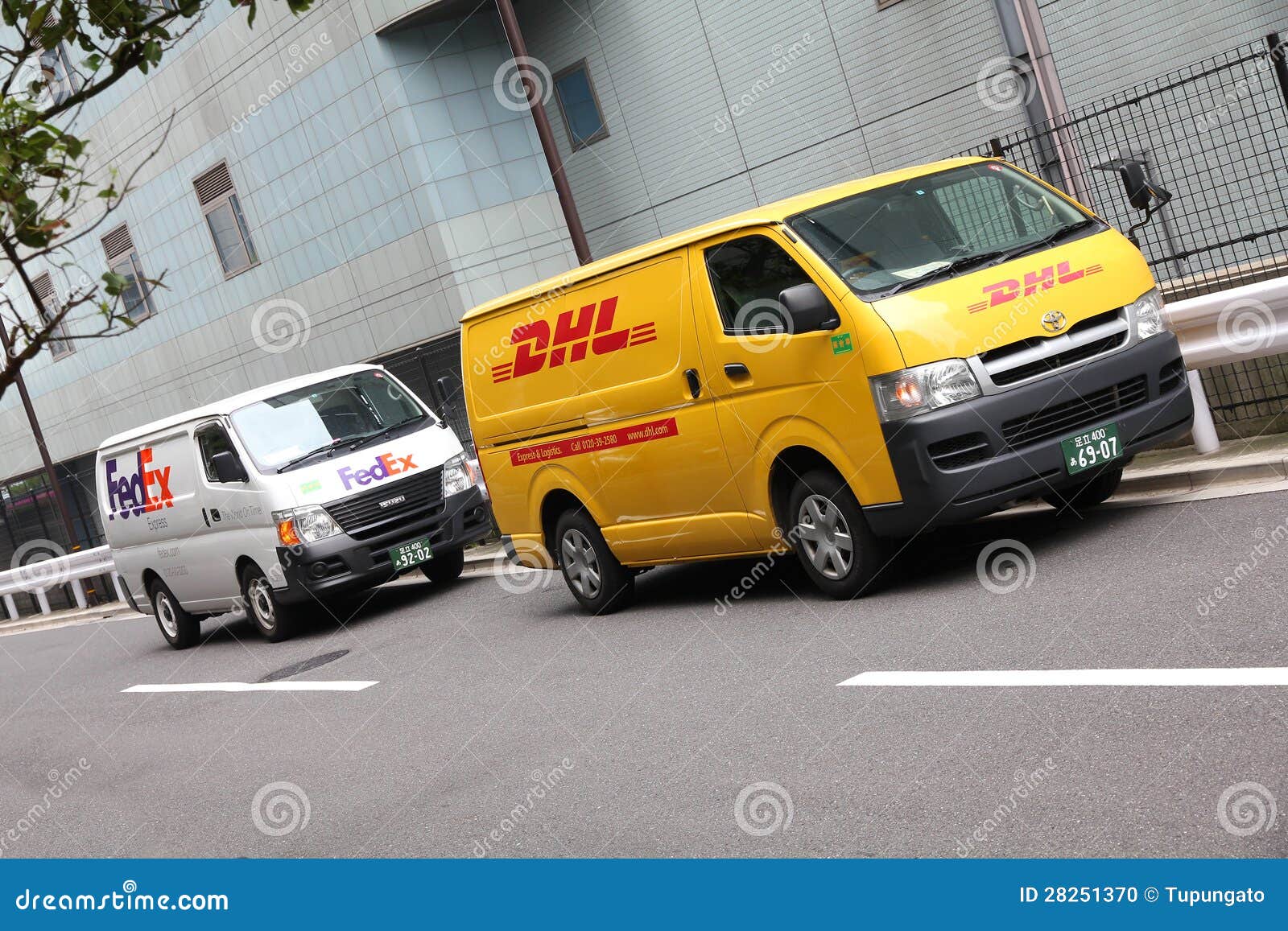 FedEx vs DHL editorial image. Image of fedex, urban, courier - 28251370