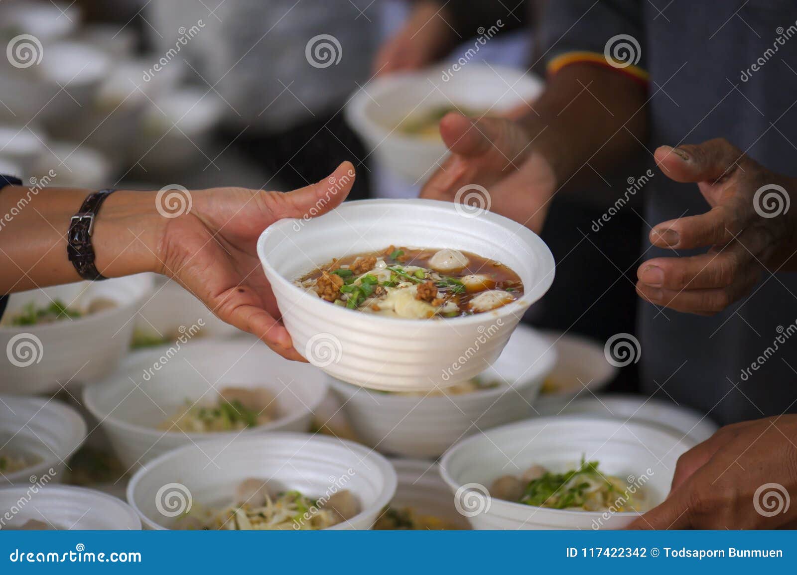 Feeding The Poor And Hungry In Social : Free Food For Poor And Homeless ...