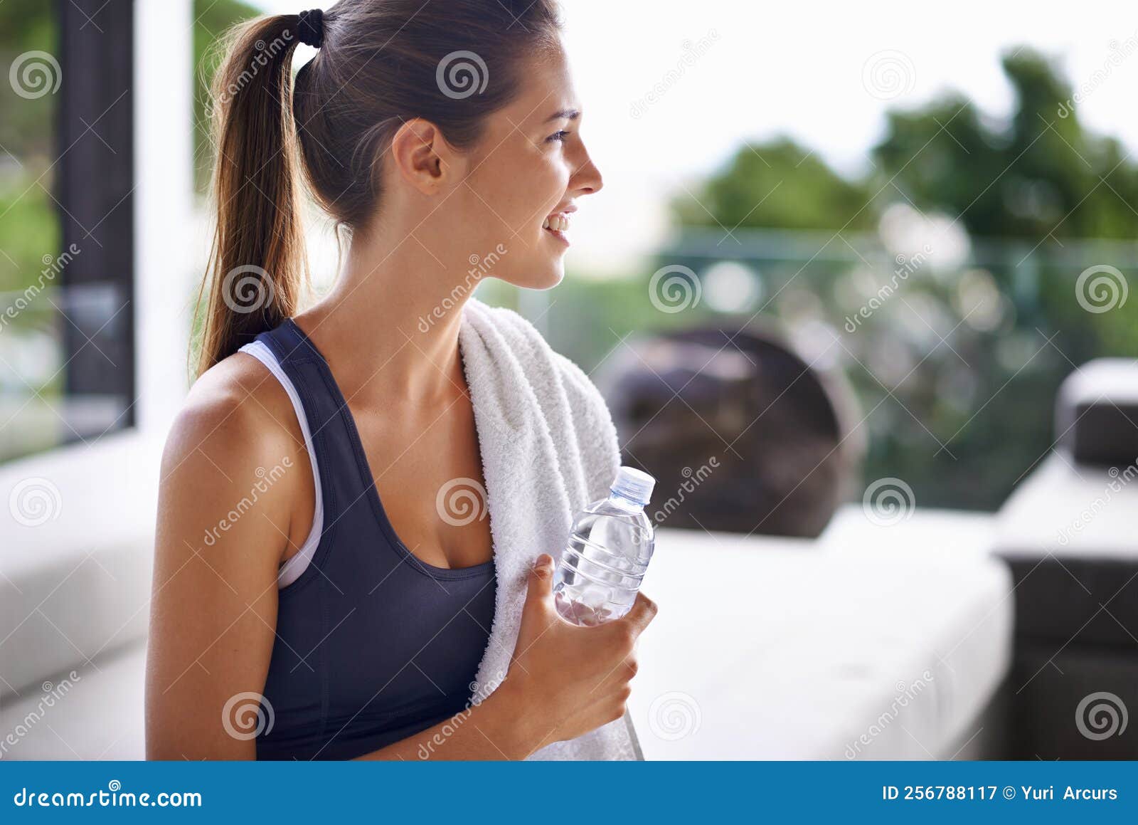 Feeling Awesome after that Workout. an Attractive Young Woman Relaxing ...