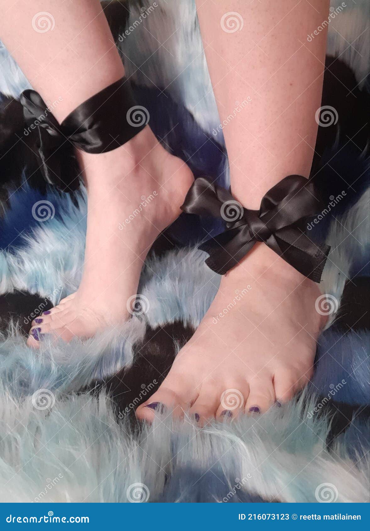 Feet with bow stock image. Image of foot, nails, nailpolish - 216073123