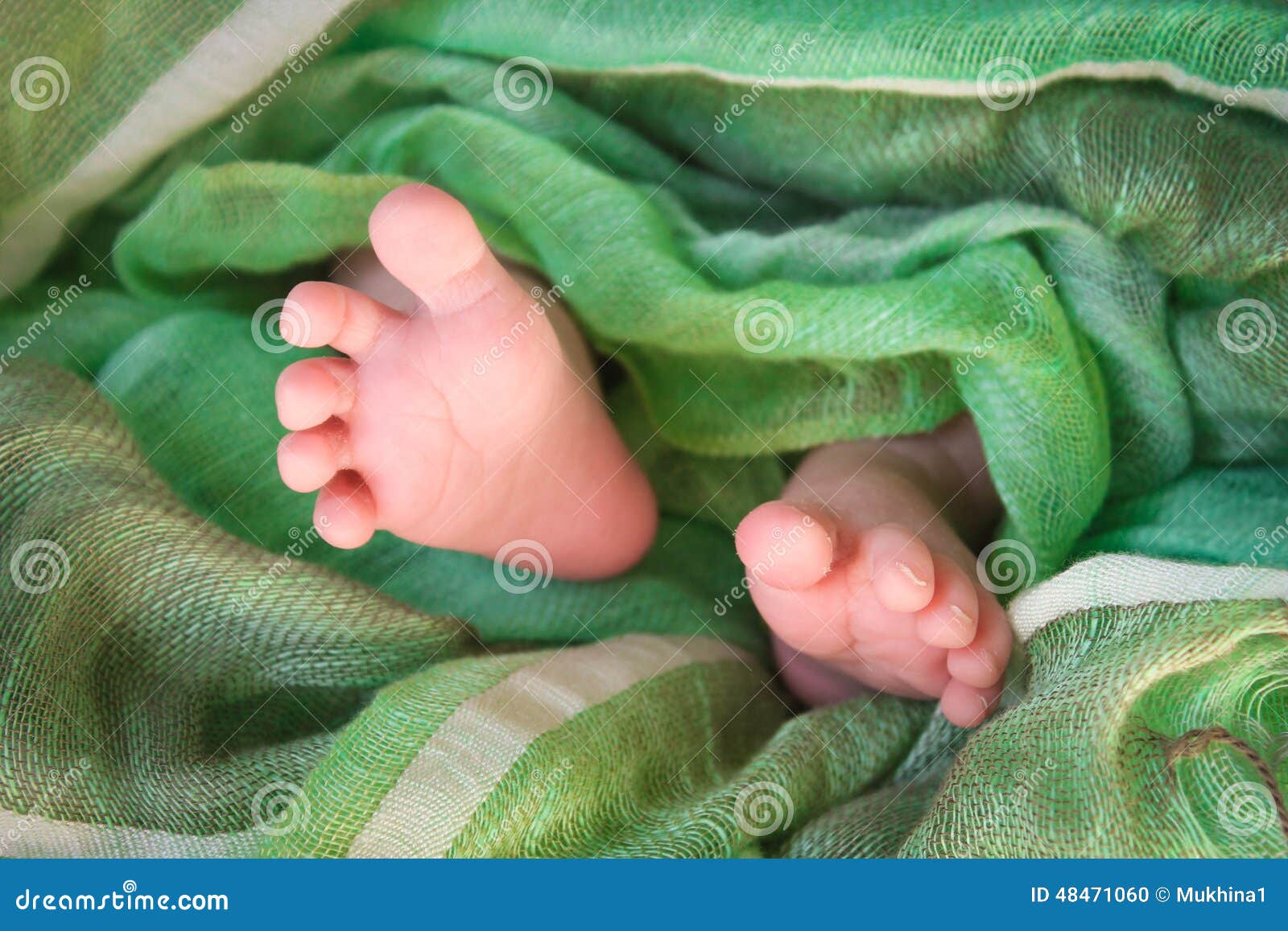 Feet newborn baby stock photo. Image of newborn, green - 48471060