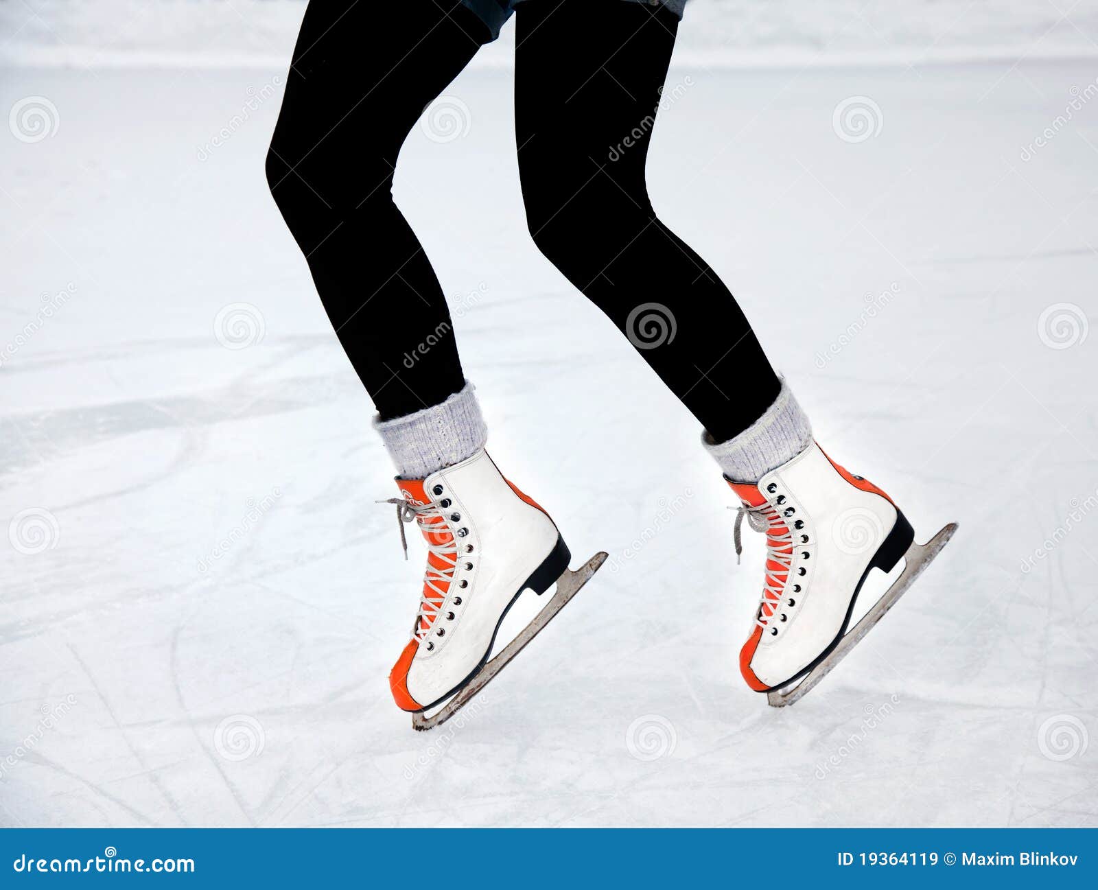 Feet skater on the ice stock image. Image of recreation - 19364119