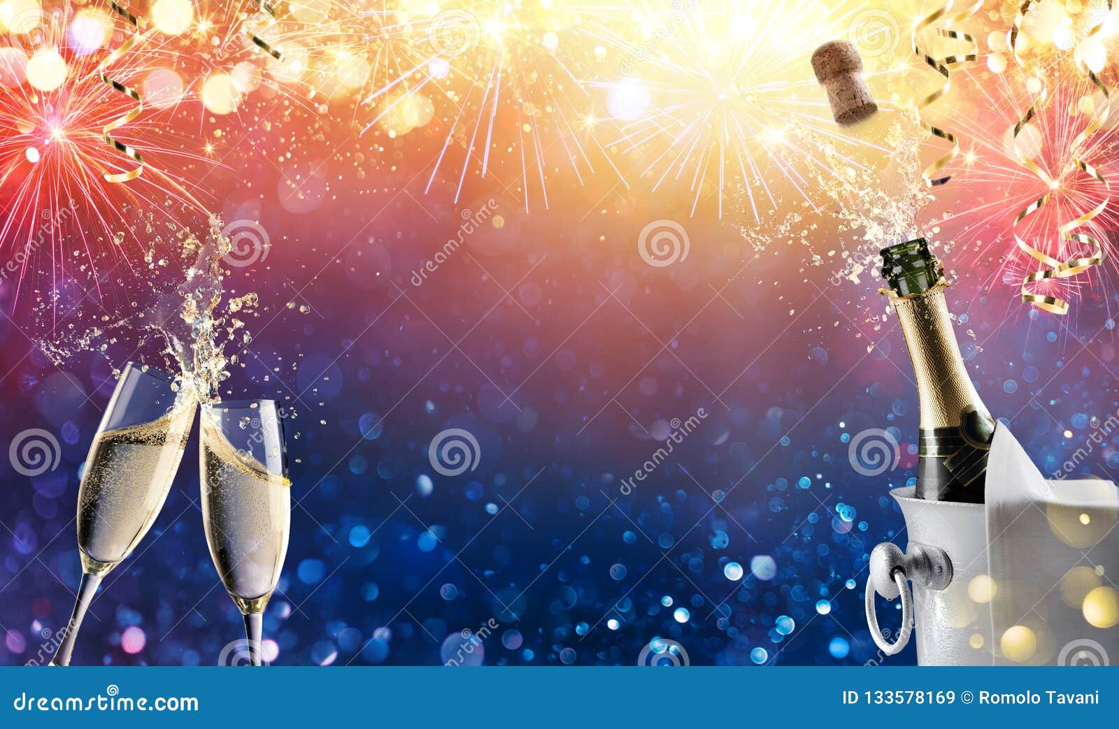 Feier-Toast Mit Feuerwerken Und Champagne Stock Abbildung ...