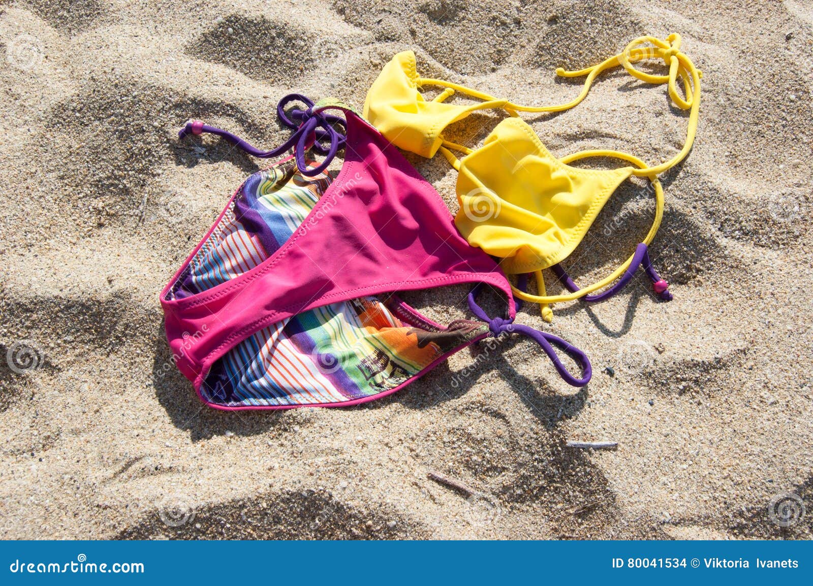 Feiertage Ohne Badeanzug, Stoff Frei, Nudismus Stockfoto - Bild von ...