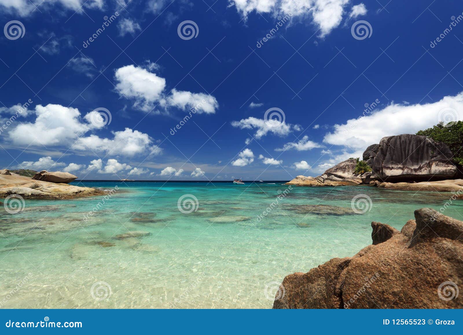 Felicite Island. Seychelles Stock Image - Image of granite, blue: 12565523