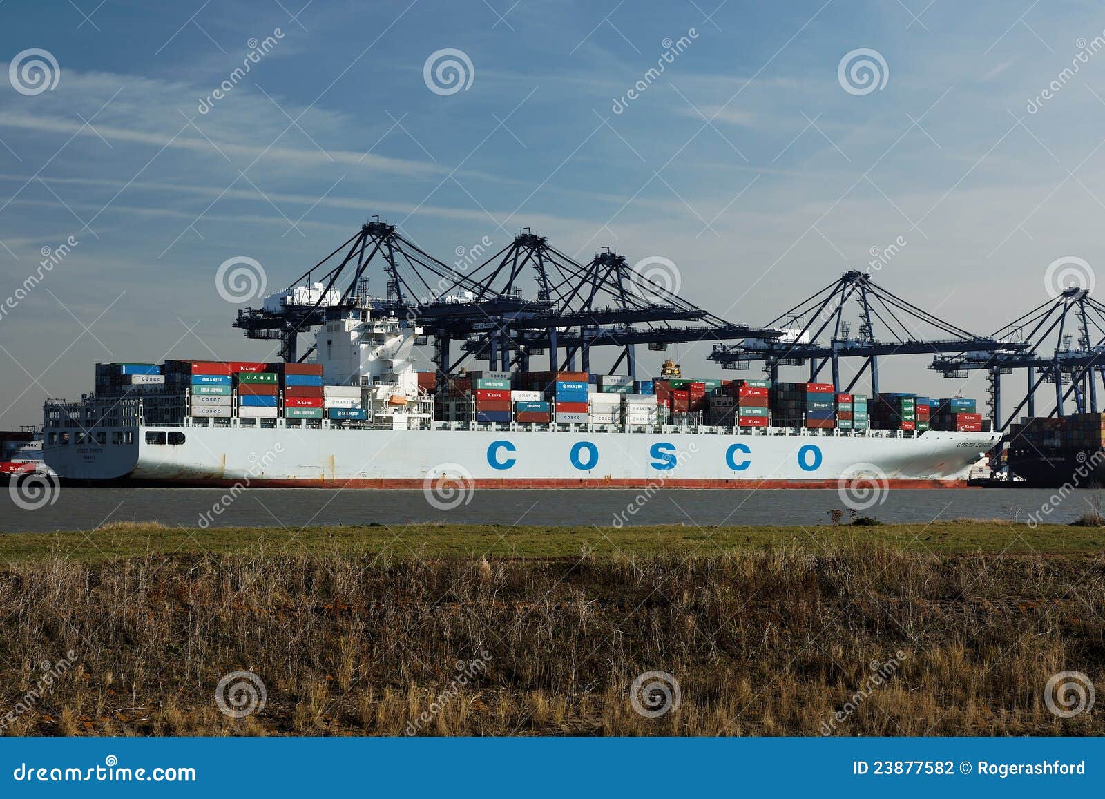 Felixstowe Container Port,UK Editorial Photography - Image of crane ...