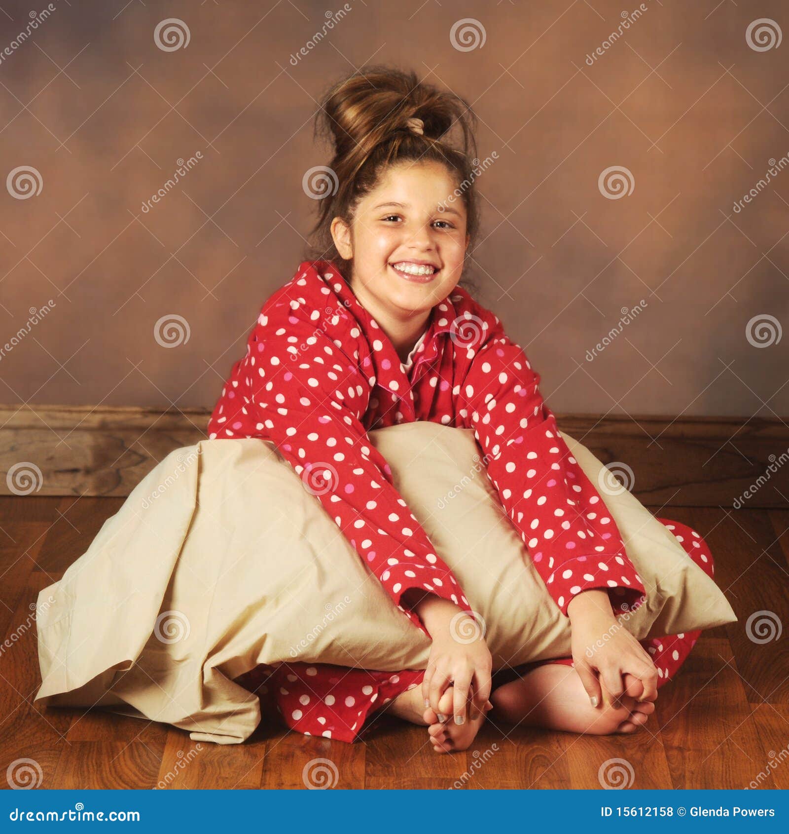 Feliz Para La Hora De Acostarse Foto de archivo - Imagen de ...