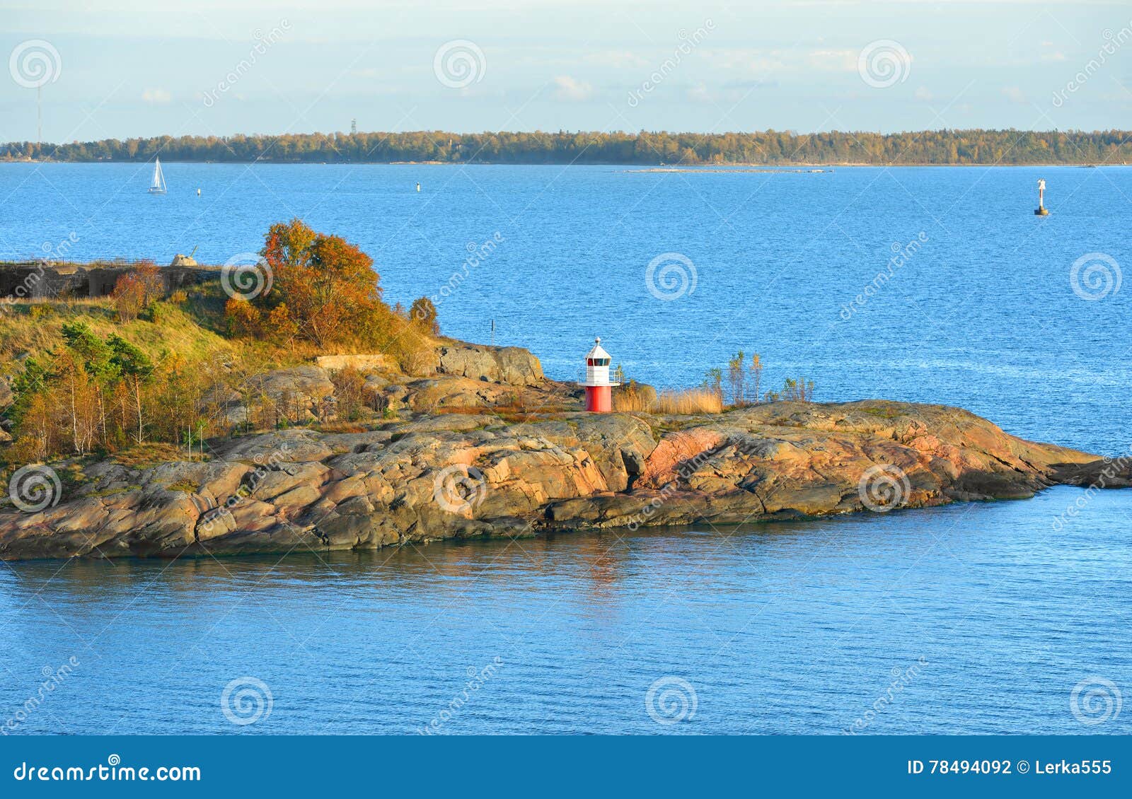 Felseninsel Von Archipel Von Helsinki Stockfoto - Bild von küste, gold ...