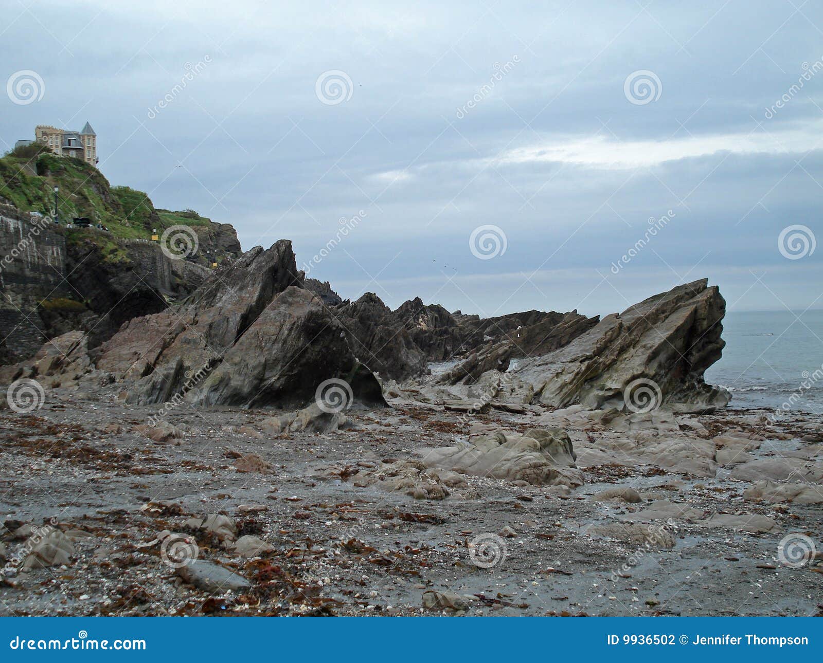 Felsiger Strand stockfoto. Bild von felsig, küsten, ozean - 9936502