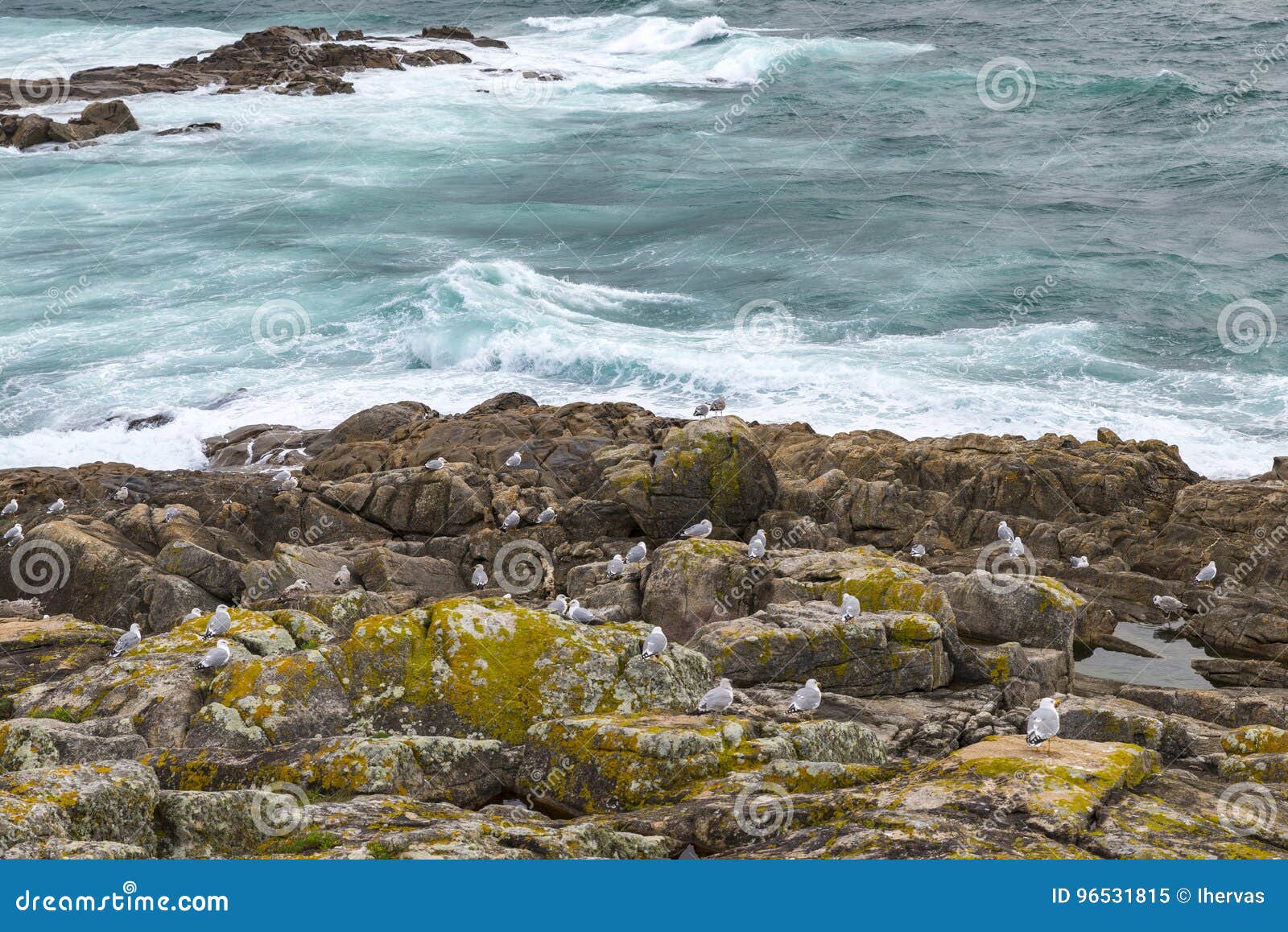 Felsiger Strand in Der Galiciangezeitenzone Stockbild - Bild von küsten ...