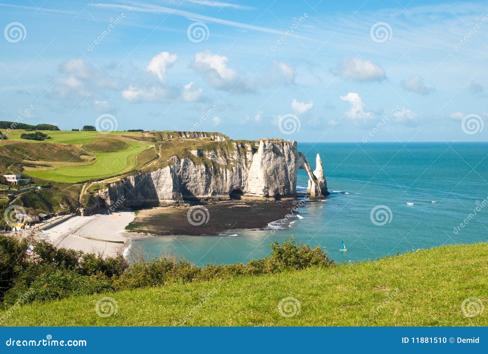 Felsiger Strand in Normandie, Frankreich Stockfoto - Bild von schacht ...