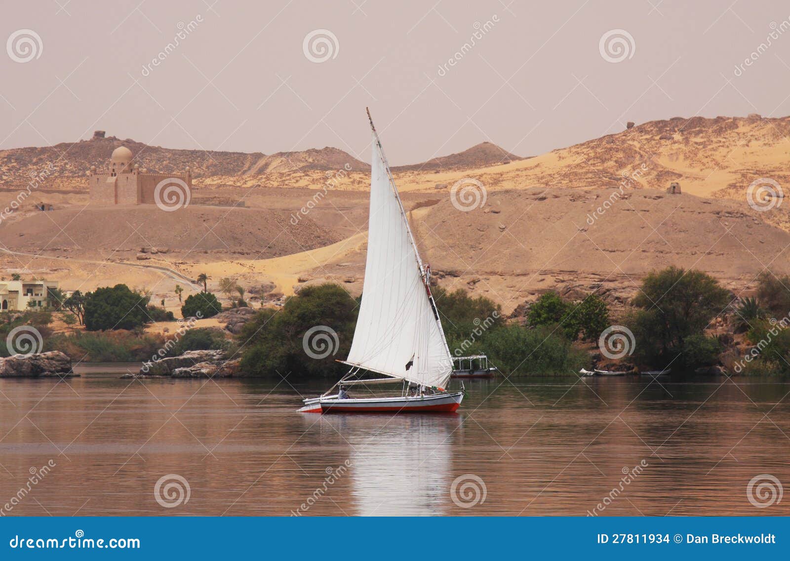 Felucca En El Nilo En Egipto Foto de archivo - Imagen de vela ...