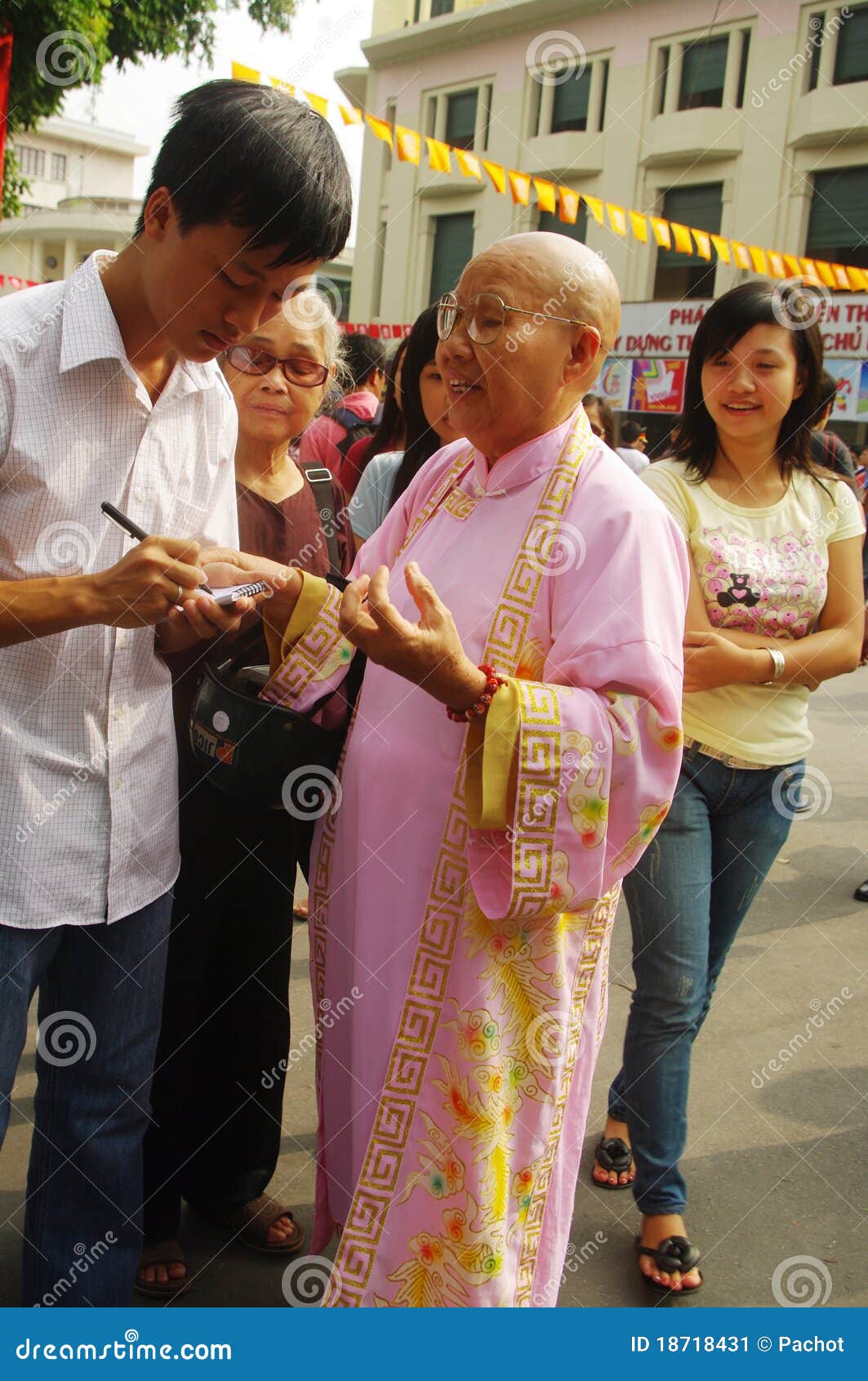 Female Buddhist Monk editorial photo. Image of monk, ceremony - 18718431