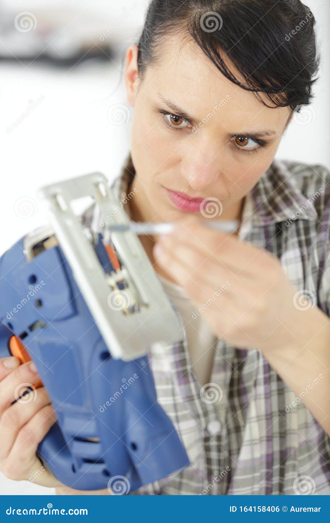 Female Carpenter Using Sander Stock Photo - Image of woman, woodworker ...