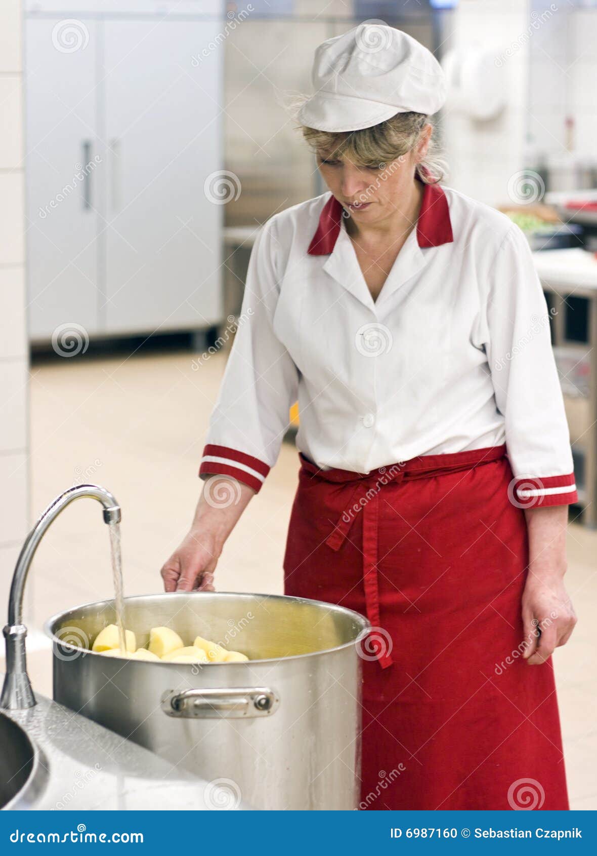 Female Chef Prepare Traditional Vietnamese Soup Pho Bo With Herb Stock ...