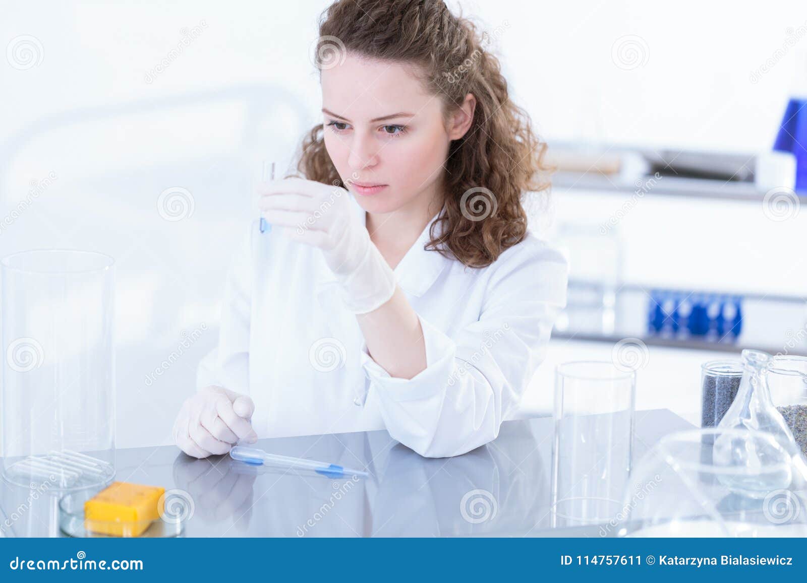 Chemist during Laboratory Analysis Stock Image - Image of doctor ...
