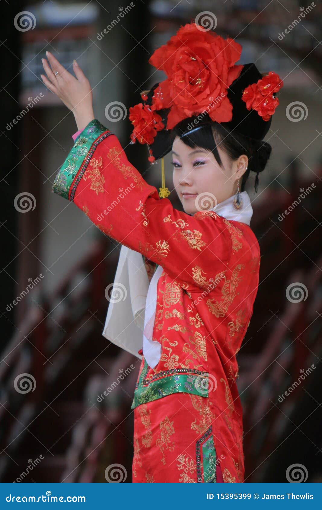 Female chinese dancer editorial stock image. Image of acrobat - 15395399