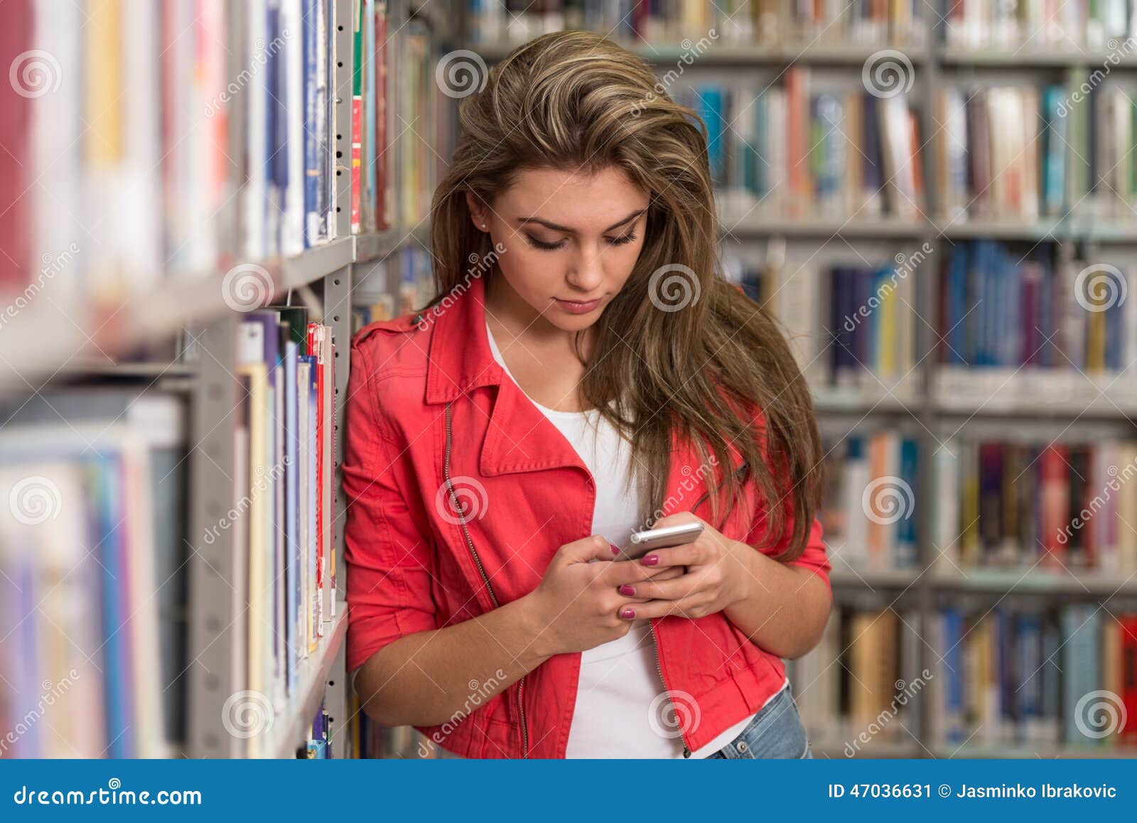 Female College Student Typing on Mobile Phone Stock Image - Image of ...