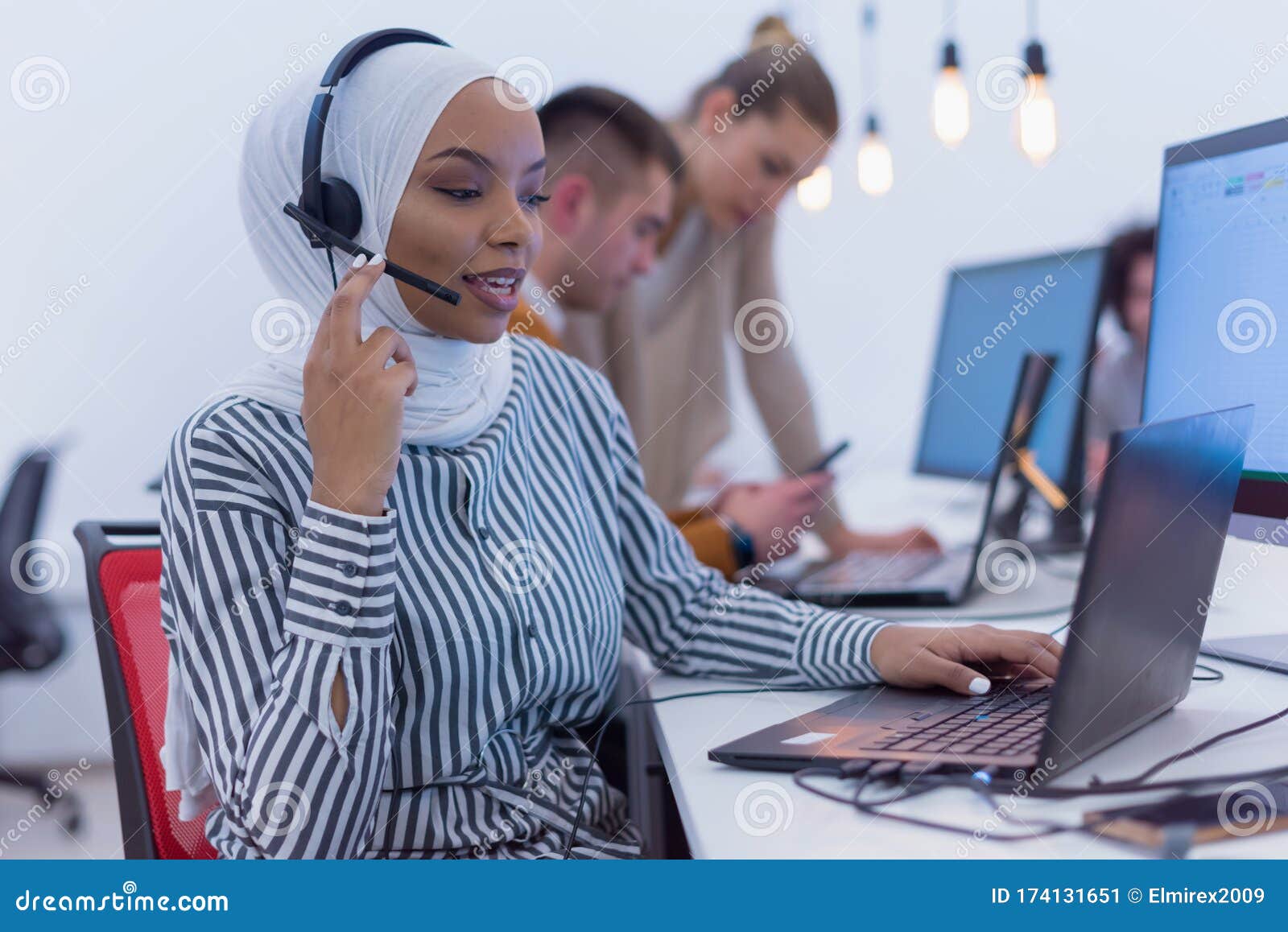 Female Customer Service Representative Answer Client`s Questions In A