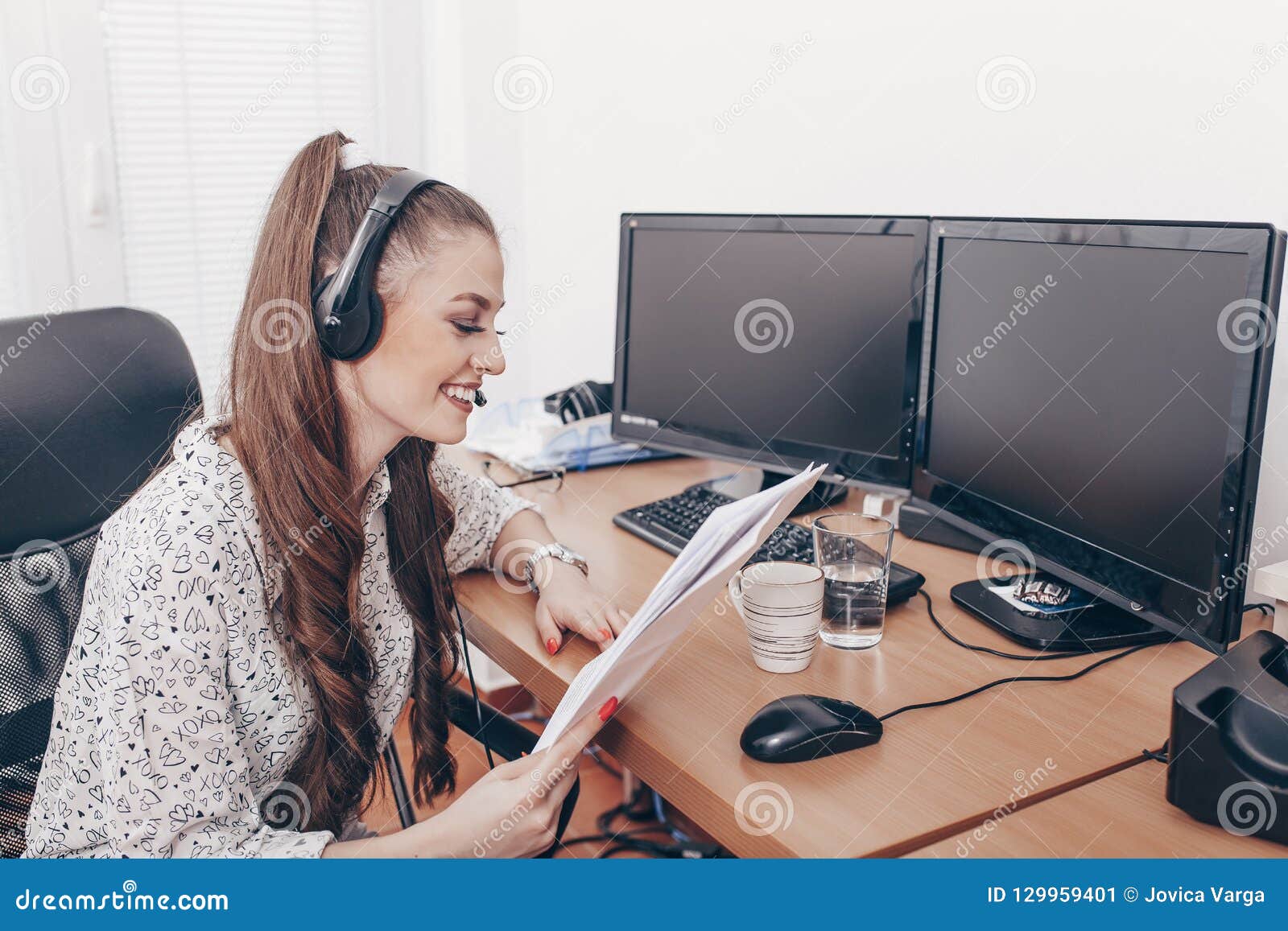 Female Customer Support Operator Stock Image - Image of headphone ...