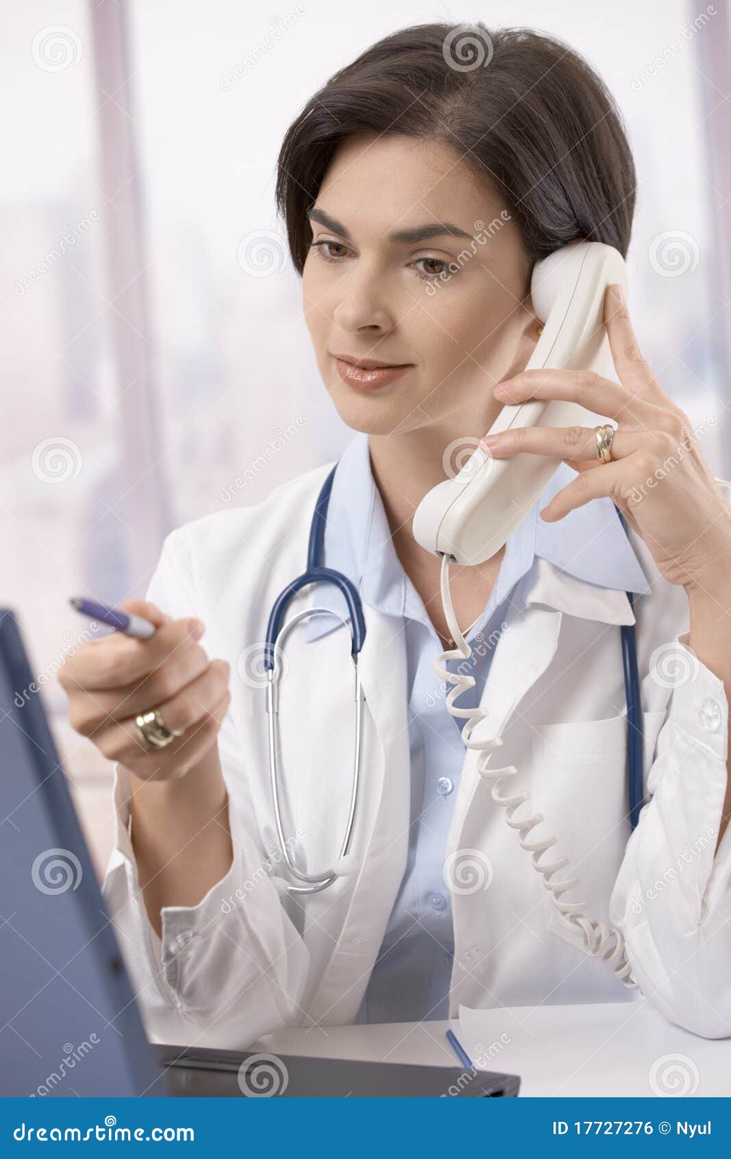 Female Doctor Working at Desk Stock Photo - Image of heal, doctor: 17727276