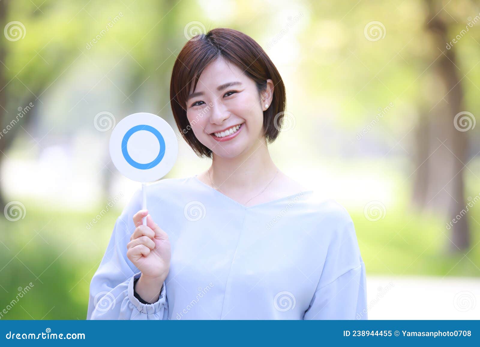 Female Employee with a Round Bill Stock Image - Image of business ...