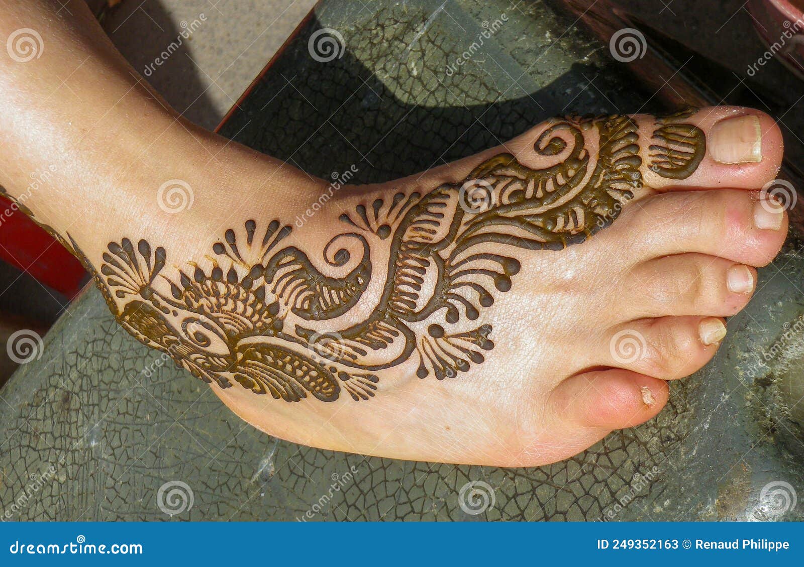 Female Foot with Henna Tattoo Stock Image - Image of draw, closeup ...