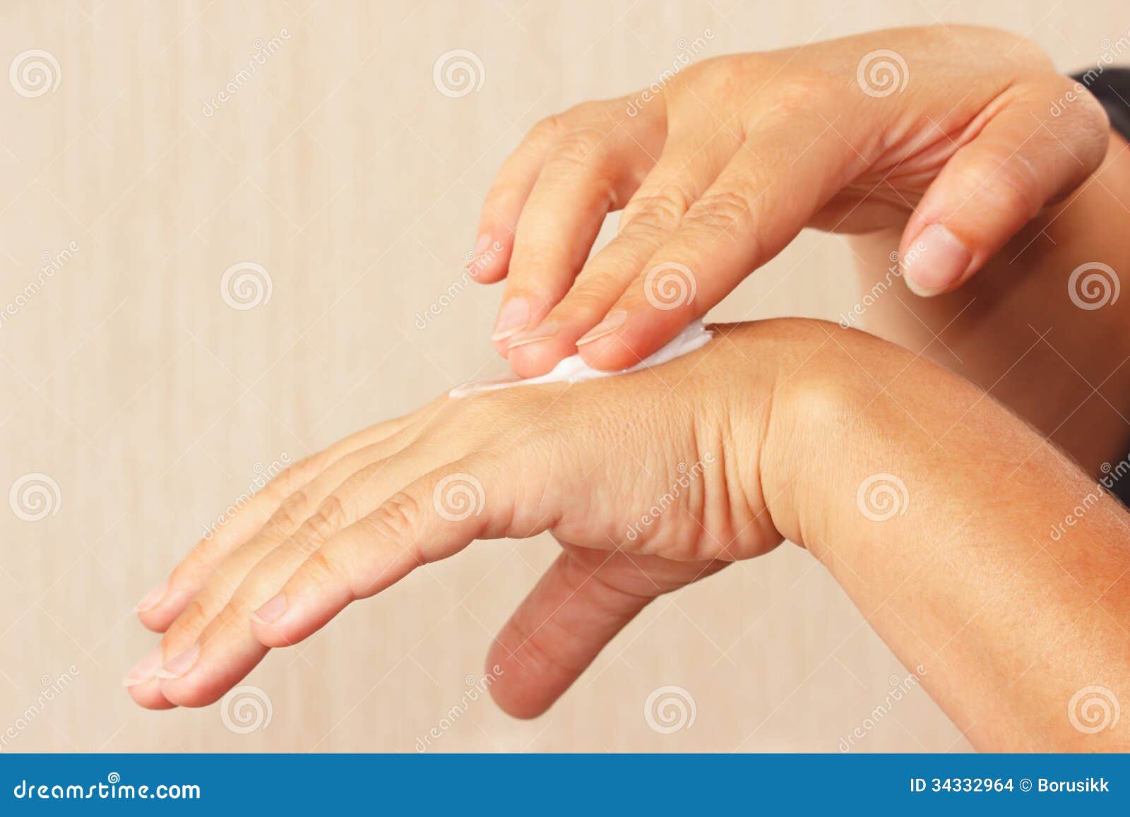 Female Hands Using Cosmetic Skin Cream Stock Photo - Image of female ...