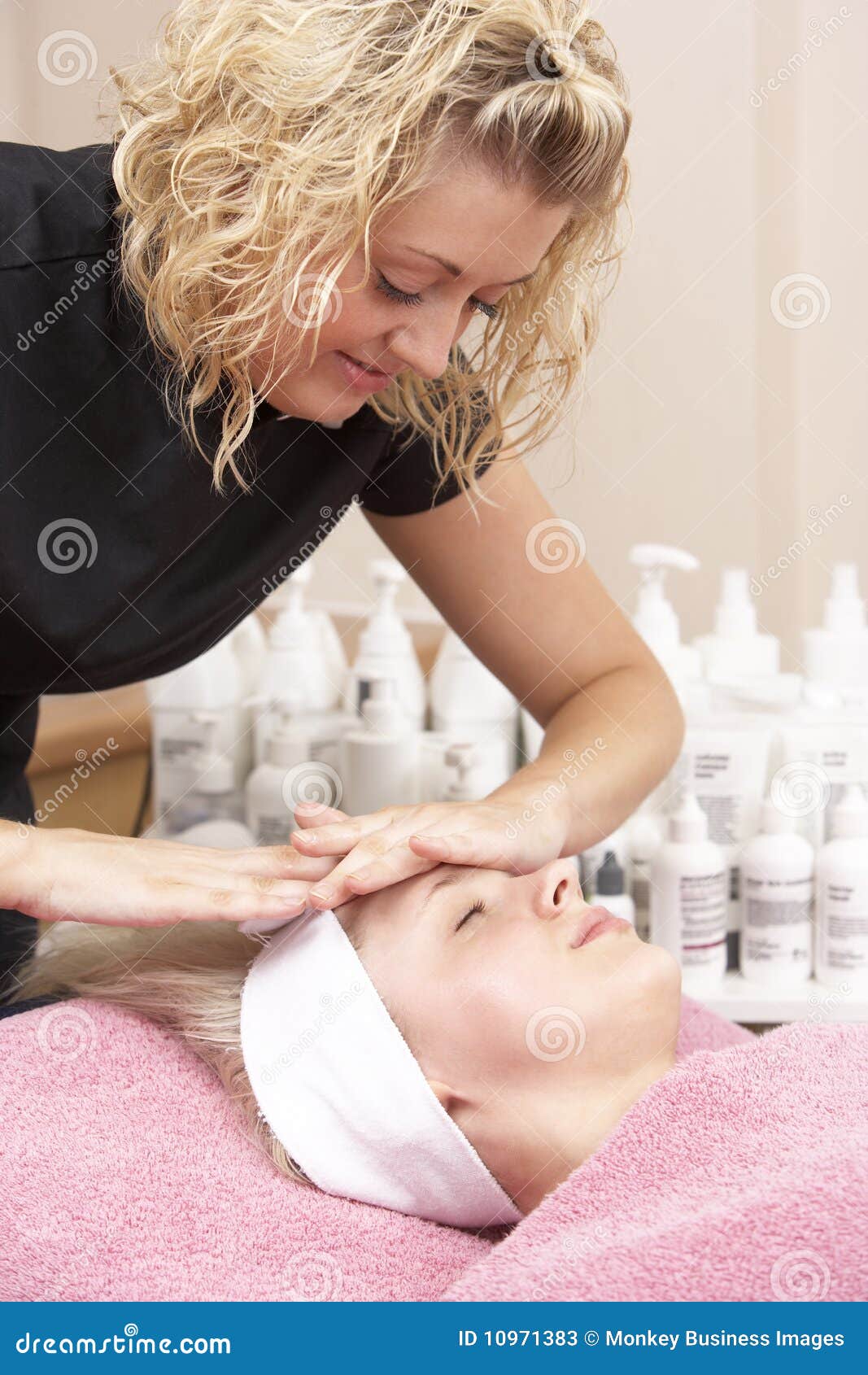 Female Masseuse Giving Client Facial Stock Image Image 10971383