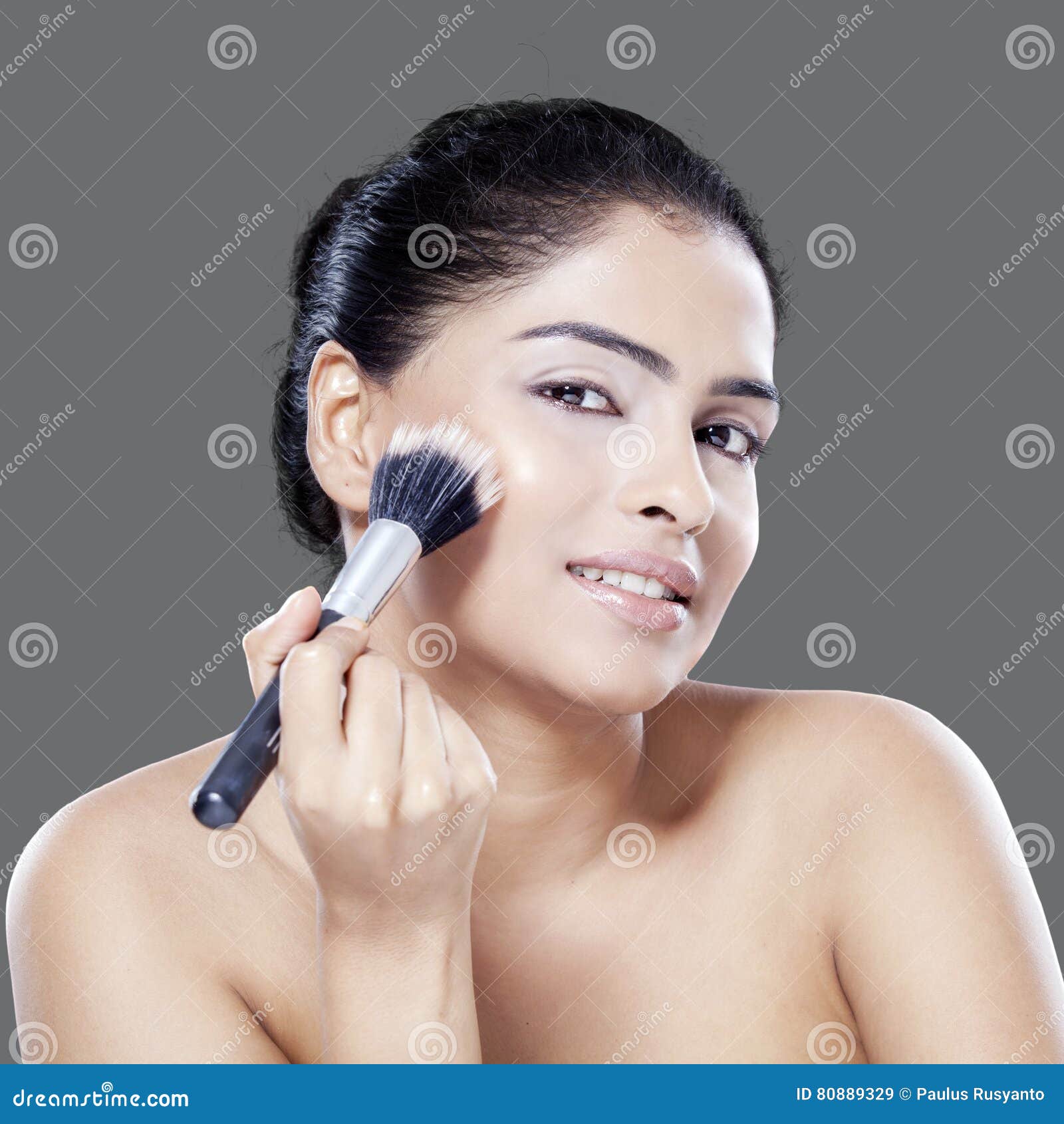 Female Model Using Makeup Brush Stock Image - Image of cheek, fresh ...