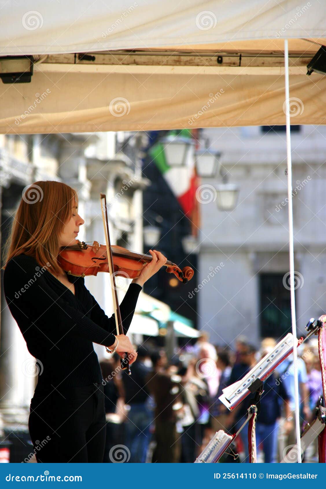 Female Musician Performing - Venice, Italy Editorial Image - Image of ...
