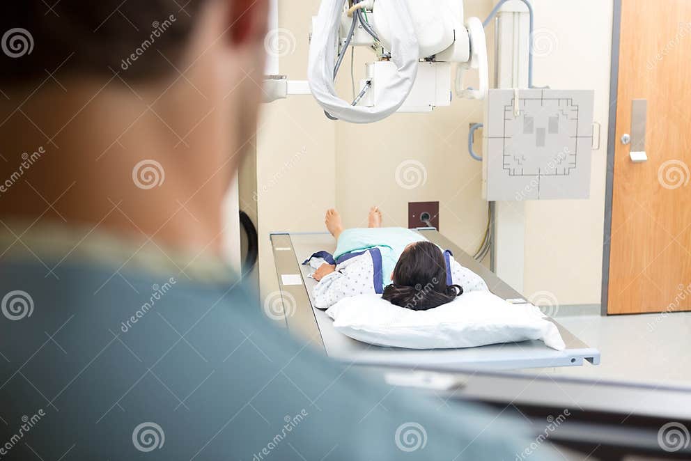 Female Patient Getting Xray Stock Image - Image of male, glass: 35722703
