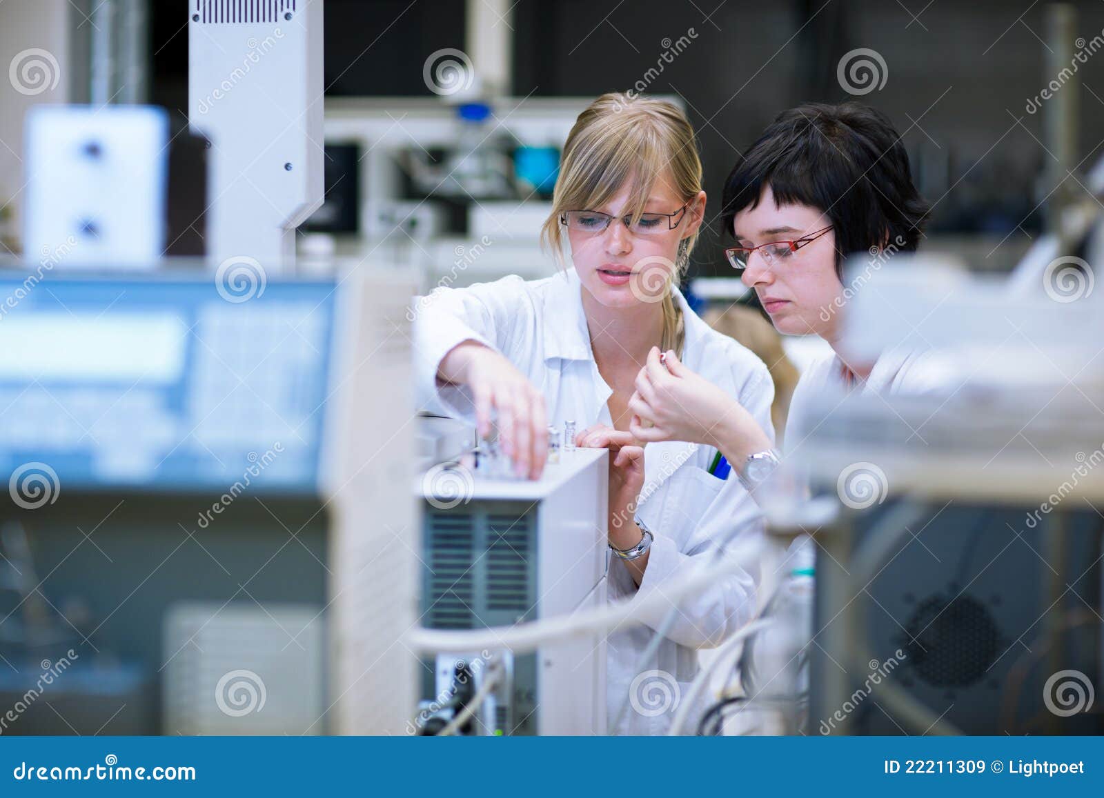Female Researchers in a Chemistry Lab Stock Image - Image of caucasian ...