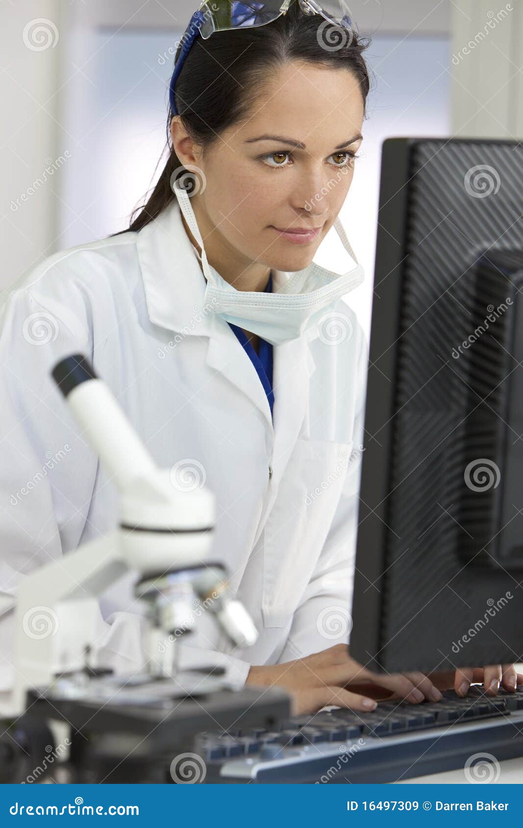 Female Scientist Doctor & Computer in Laboratory Stock Image - Image of ...