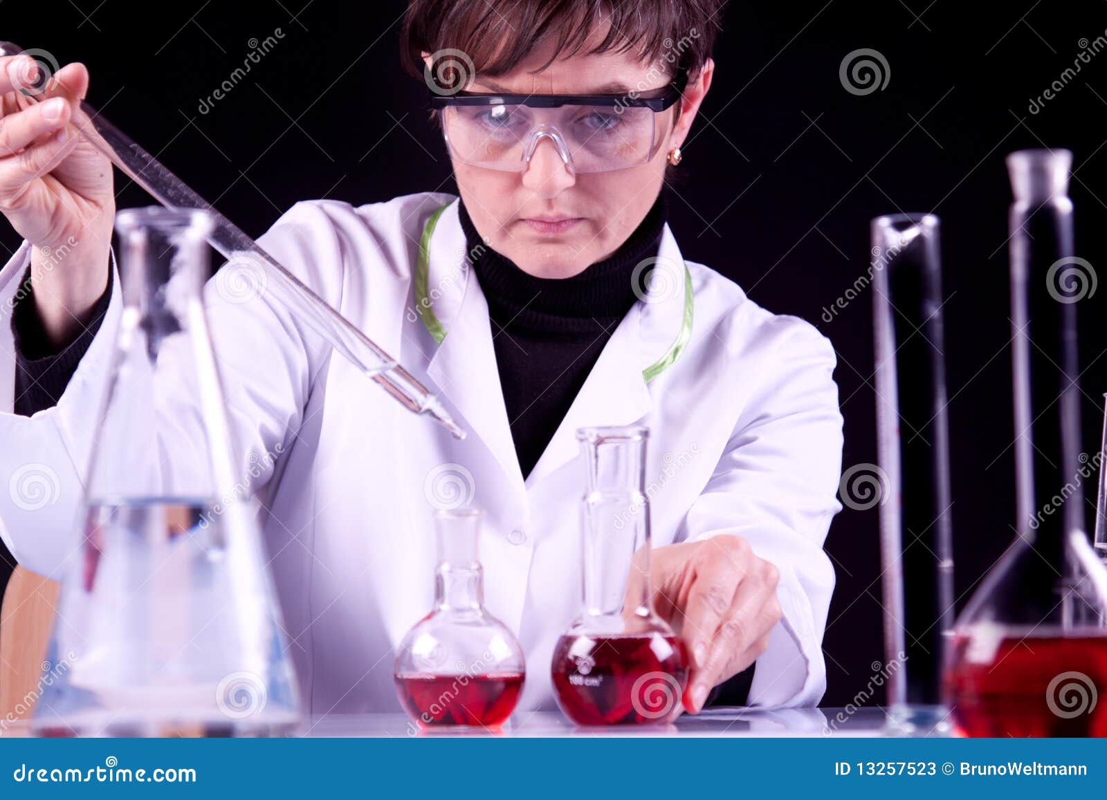 Female Scientist Experimenting Stock Image - Image of medic, business ...