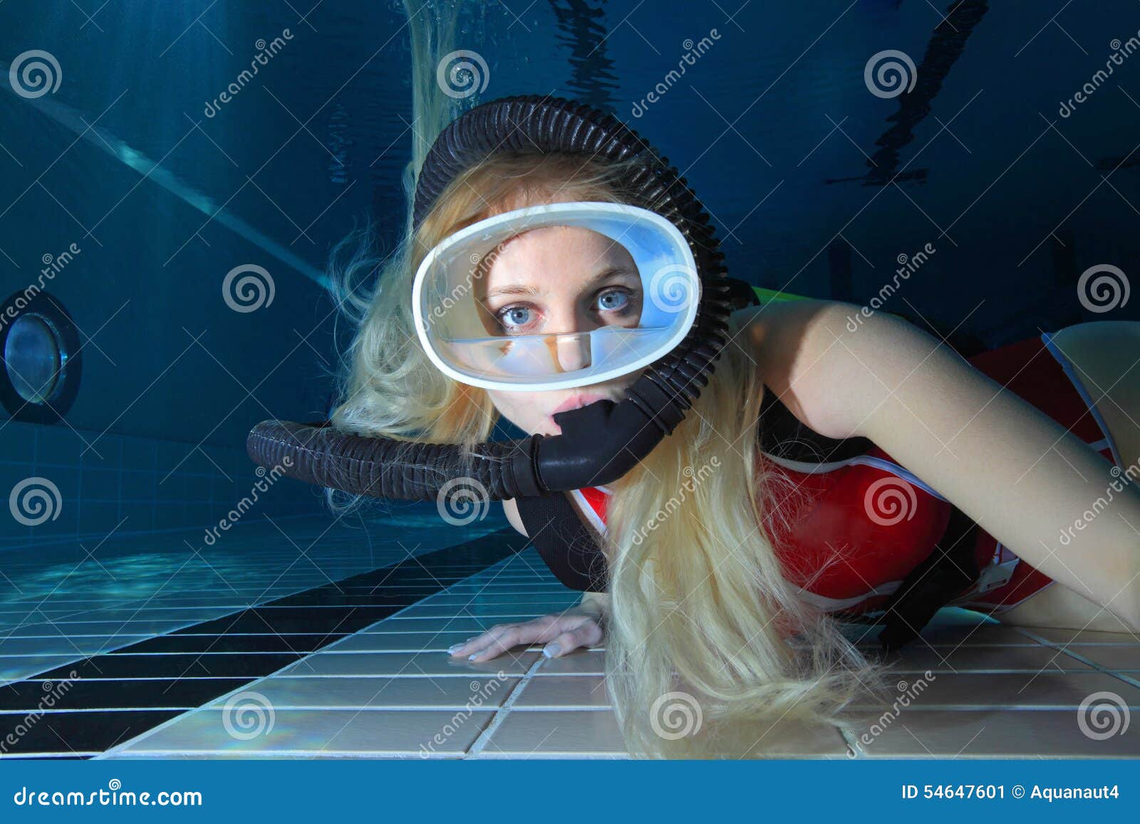 Female scuba diver stock image. Image of pretty, aquatic - 54647601