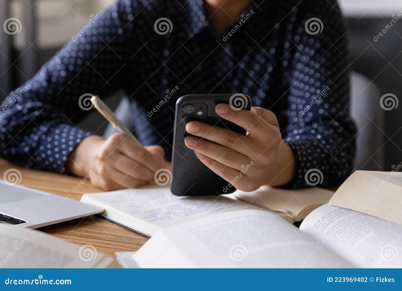 Female Student Using Online Learning App on Smartphone Stock Photo ...
