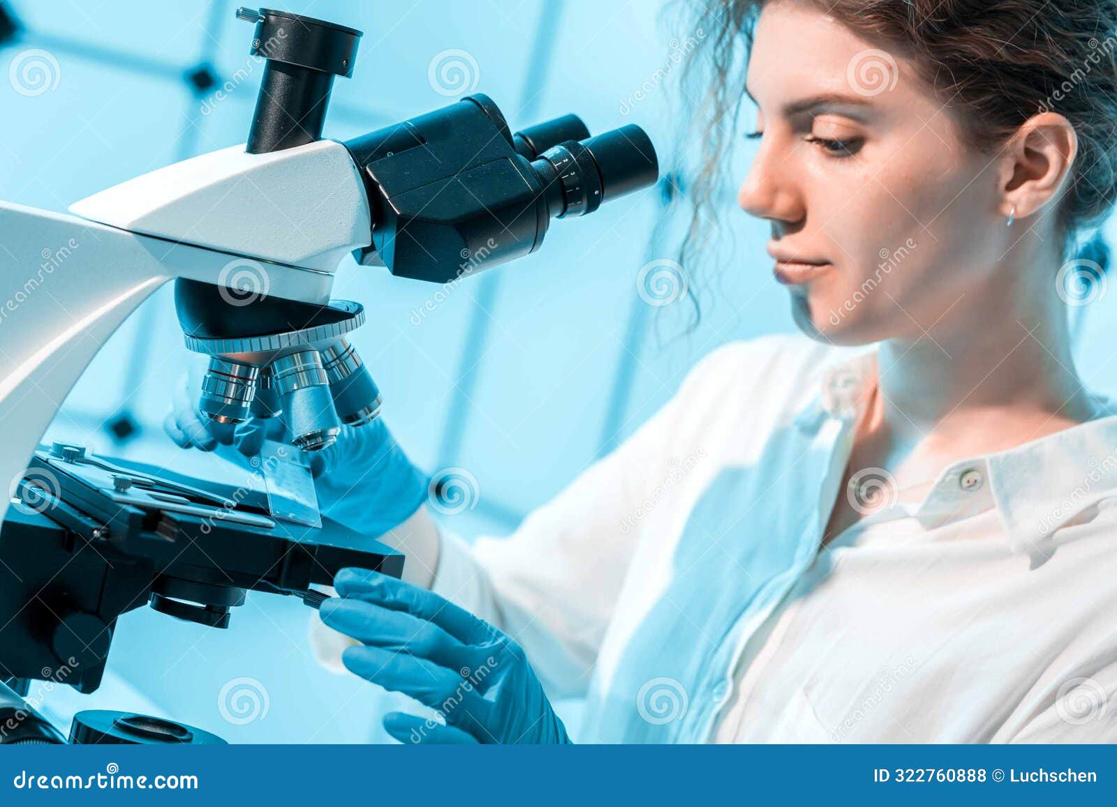 Female Student in Vertebrate Biology Laboratory Stock Photo - Image of ...