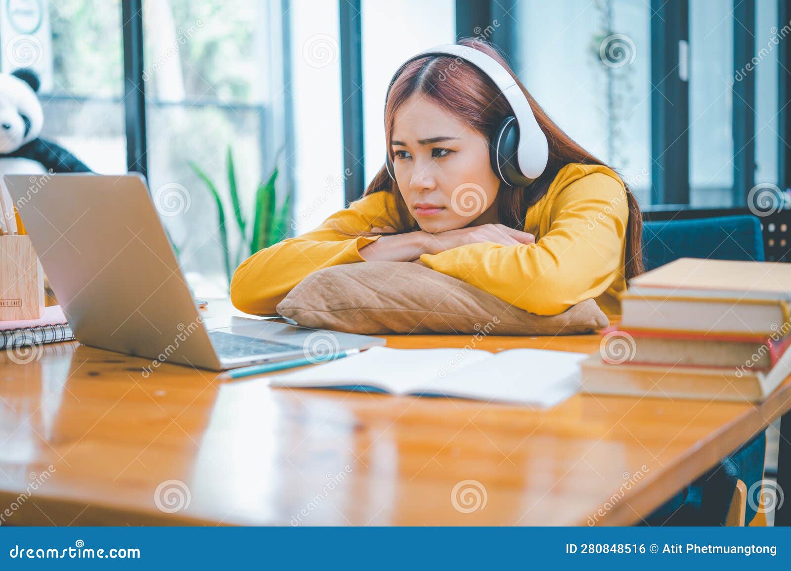Female Students are Bored and Sleepy during Online Classes while ...