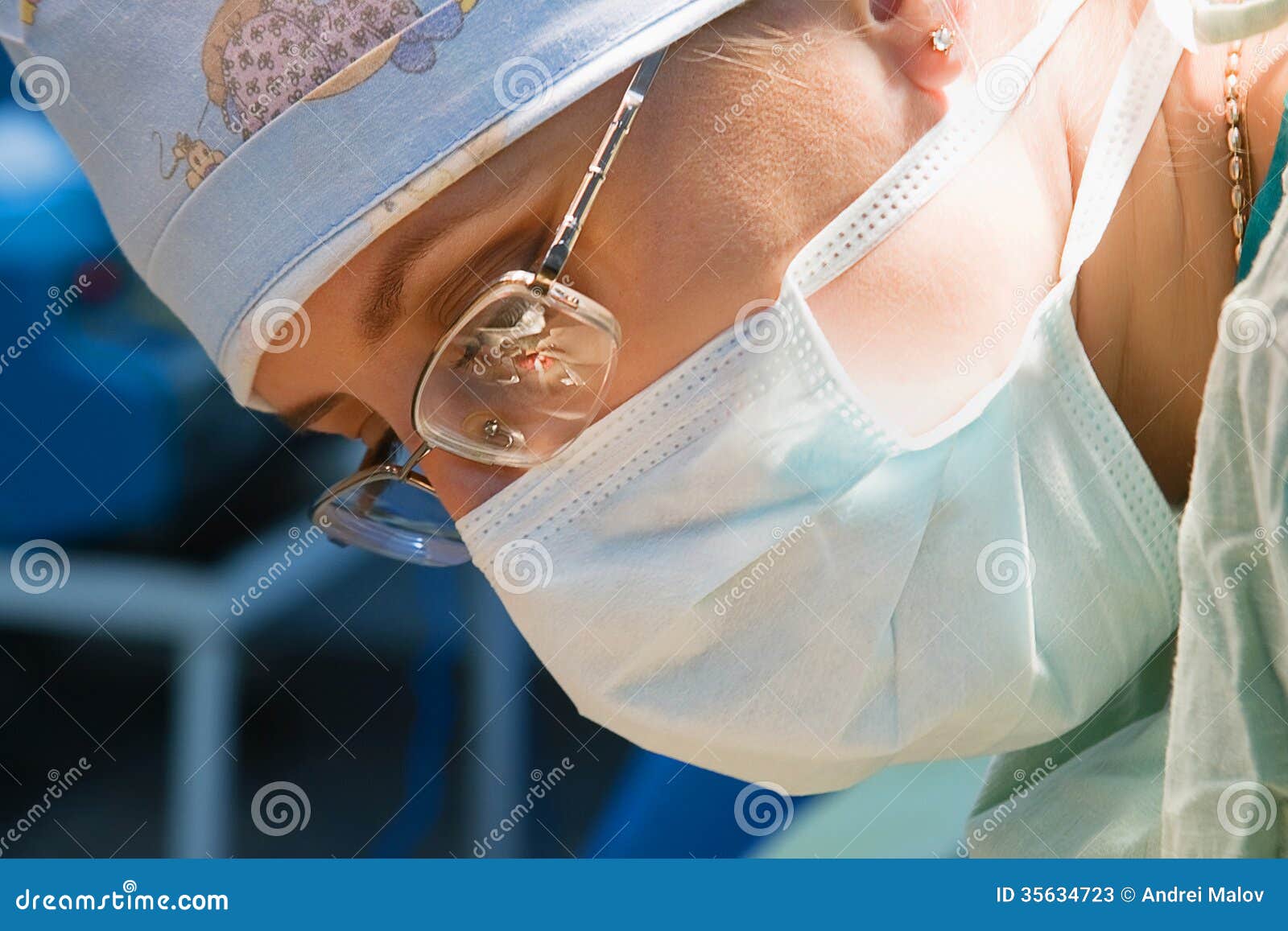 Female Surgeon with Reflection in Glasses Stock Image - Image of adult ...