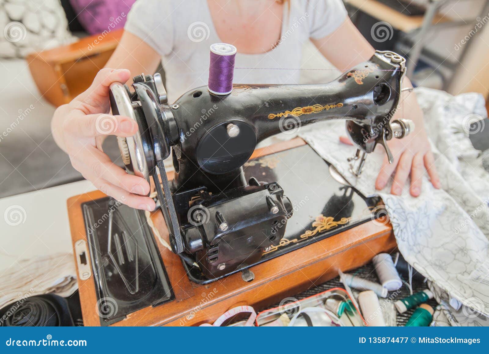 Female Tailor Using Retro Sewing Machine at Home Stock Image - Image of ...