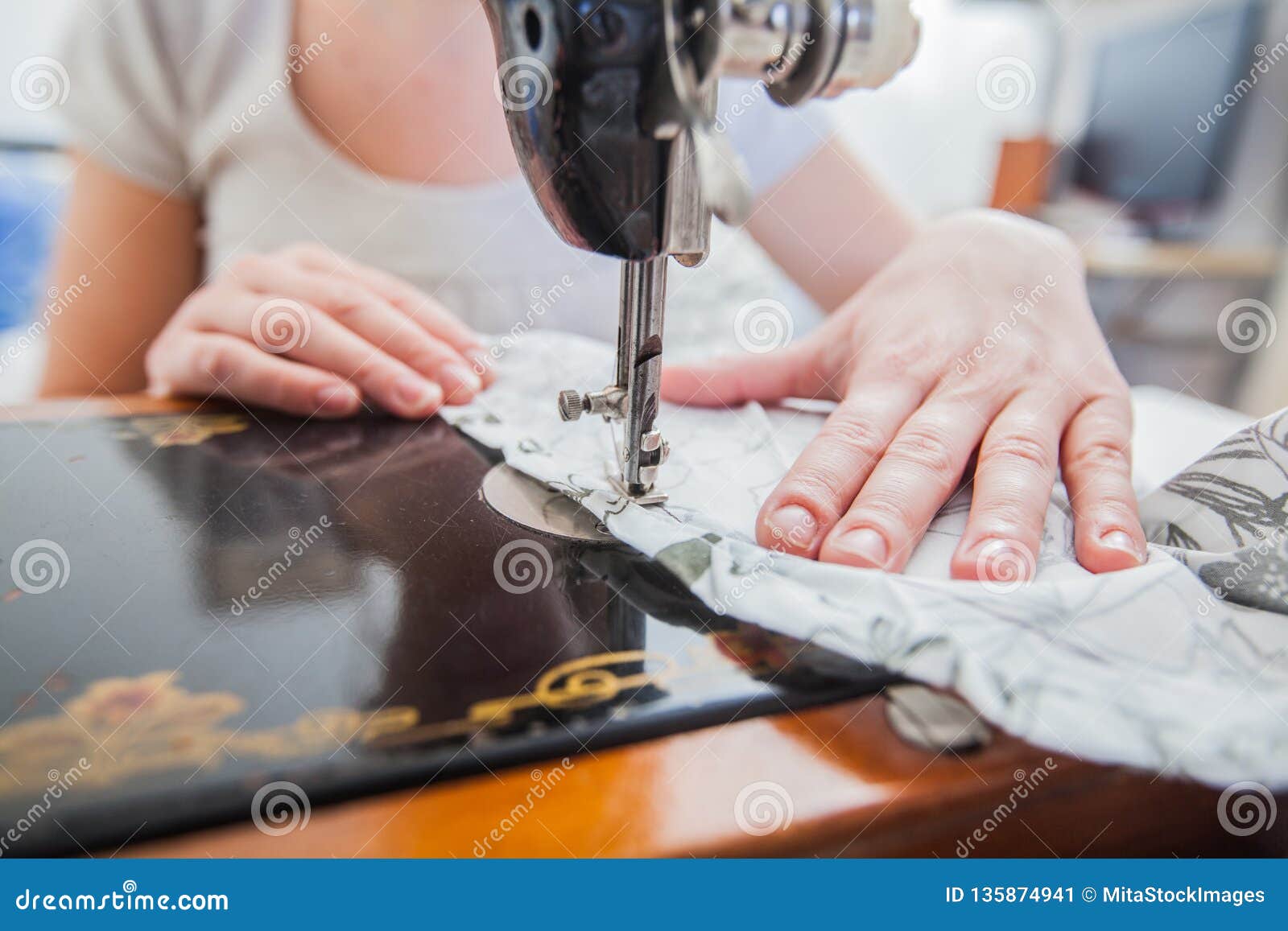 Female Tailor Using Retro Sewing Machine at Home Stock Image - Image of ...