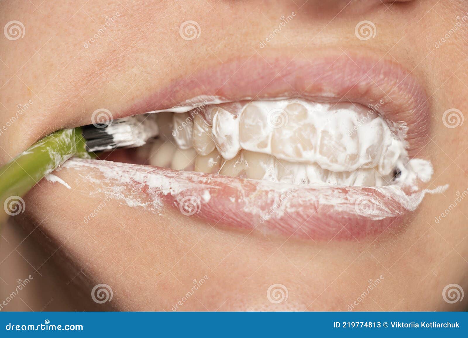 Female Teeth in Toothpaste Brushing Teeth Close-up Stock Image - Image ...