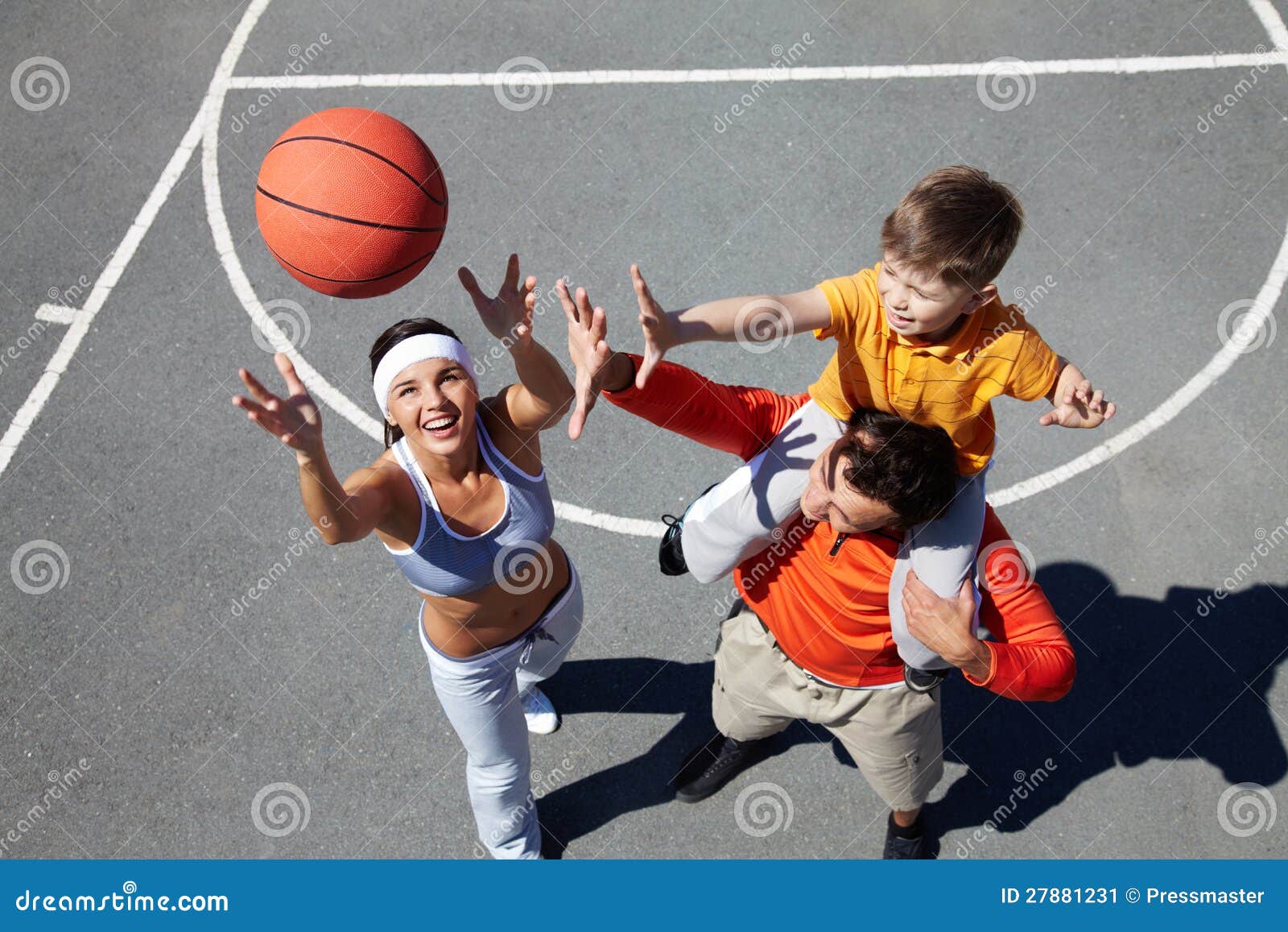 Female throwing ball stock image. Image of smiling, family - 27881231