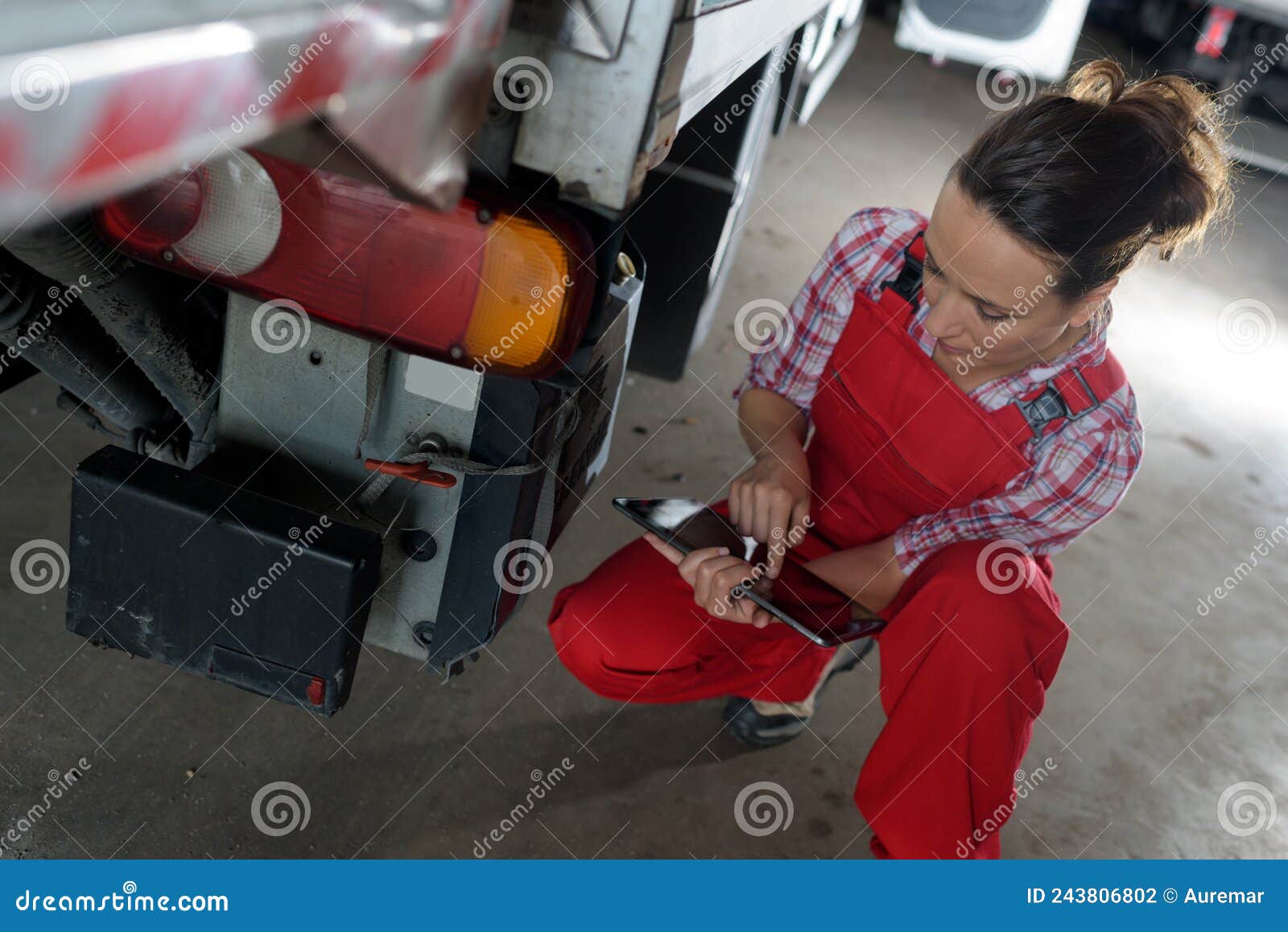 Hgv Mechanic Stock Photos - Free & Royalty-Free Stock Photos from ...
